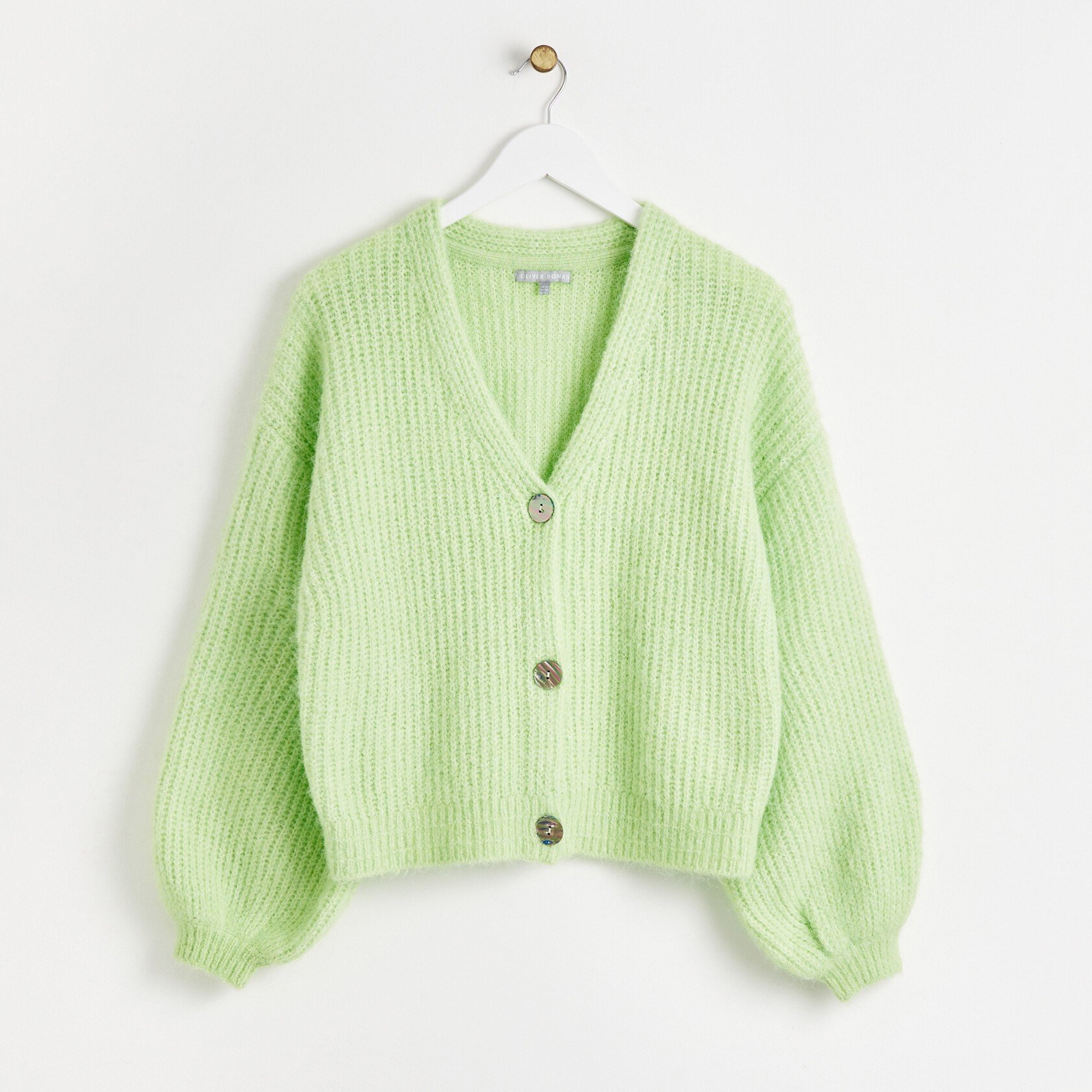 How to wash polyester & polyester blend clothes | Oliver Bonas