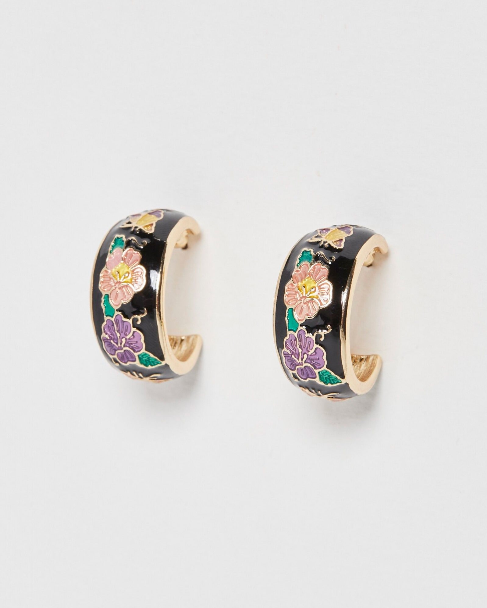 Guide to Enamel Jewellery | Oliver Bonas