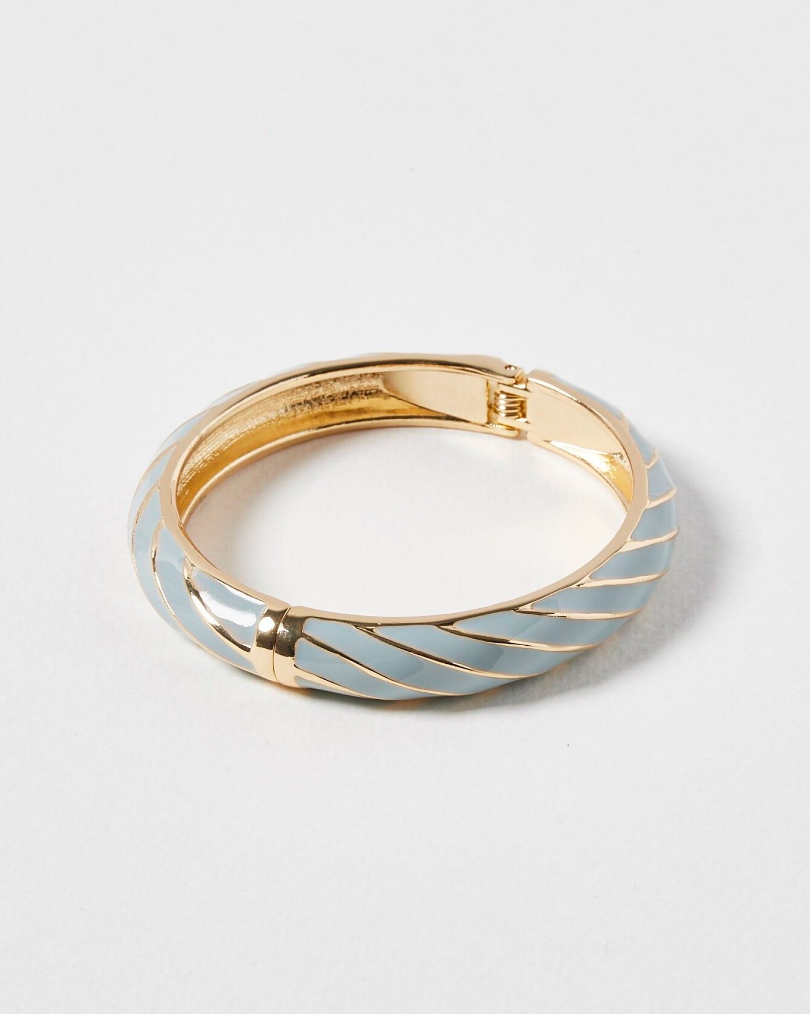 Guide to Enamel Jewellery | Oliver Bonas