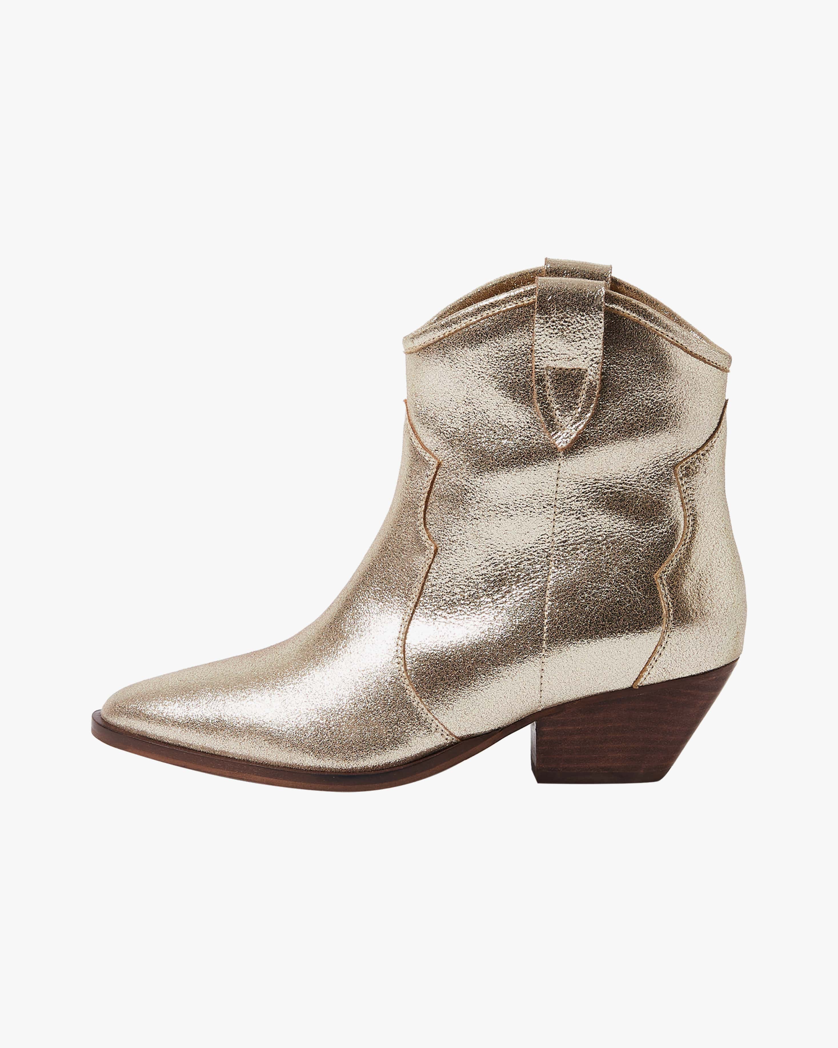 What To Wear To A Festival: Must Have Accessories | Oliver Bonas