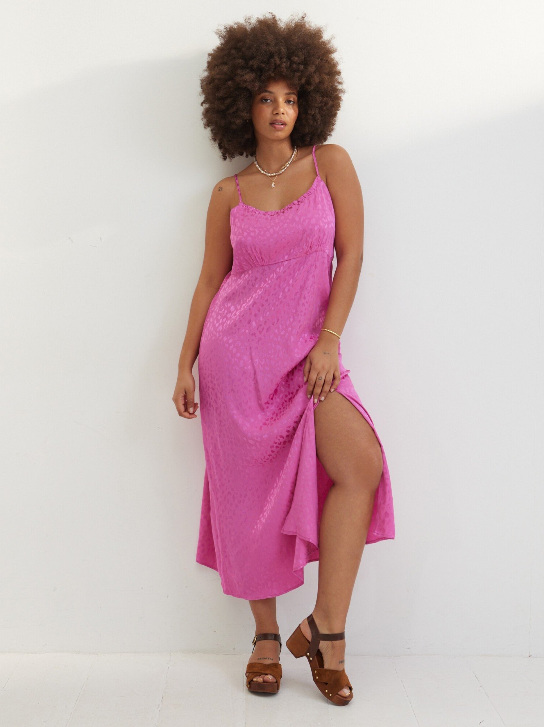 What To Wear Under Your Gown For Graduation | Oliver Bonas