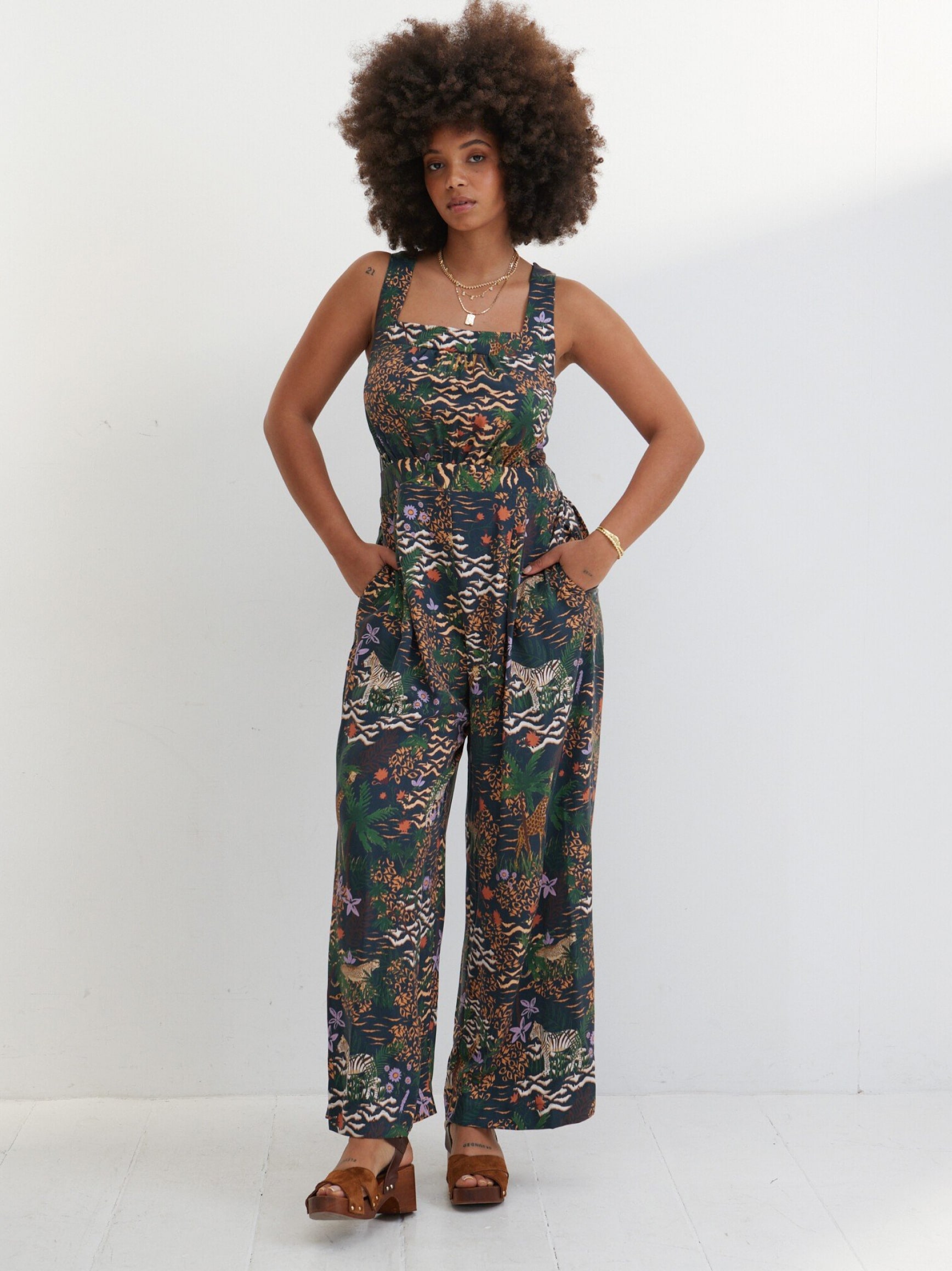 What To Wear Under Your Gown For Graduation | Oliver Bonas