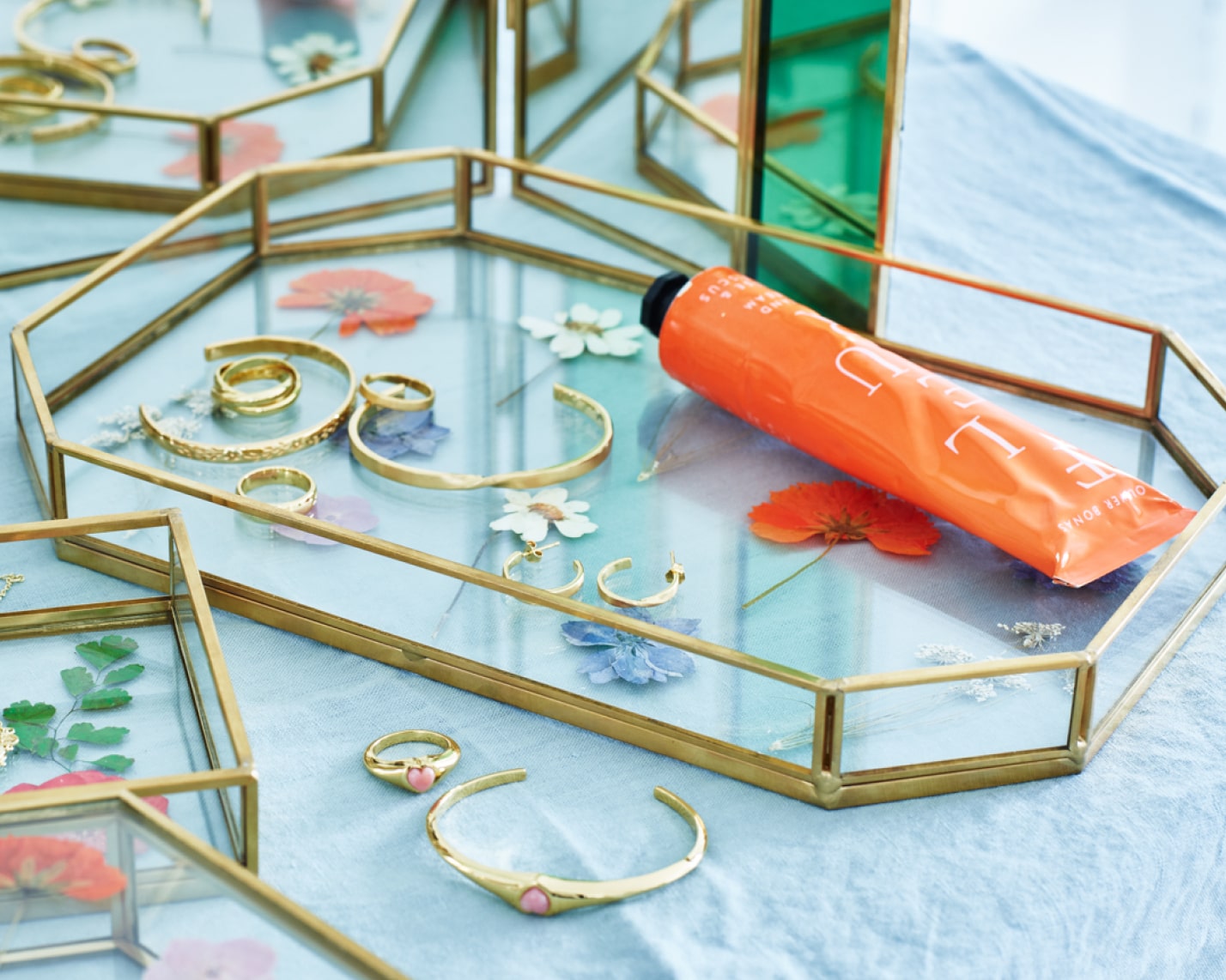 How to Store Jewellery | Storing & Organising Jewellery | Oliver Bonas