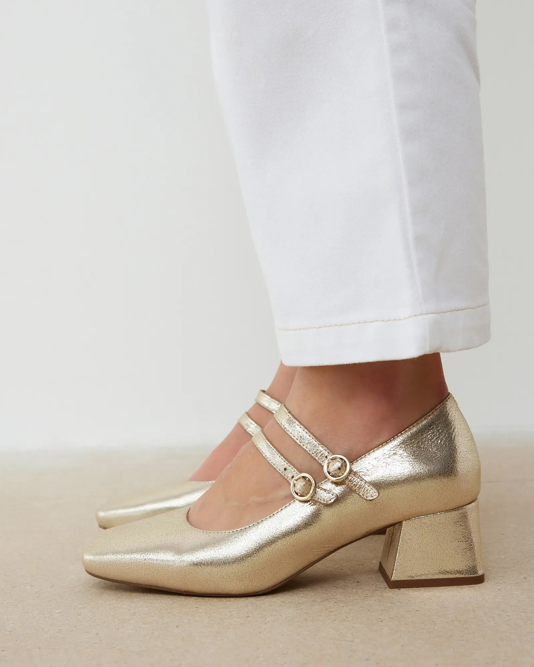 How To Style Mary Jane Shoes | Oliver Bonas