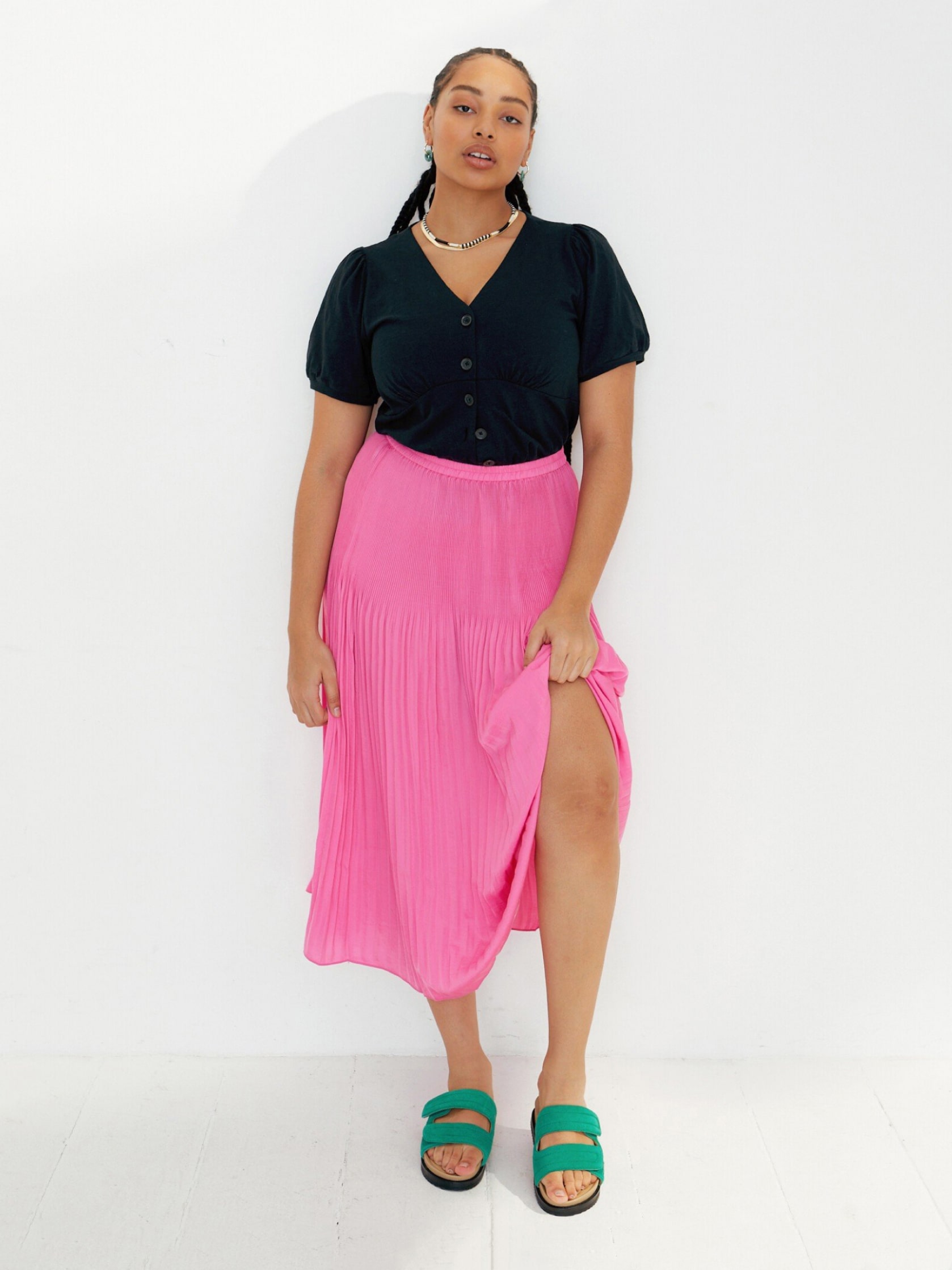 The Best Clothes to Wear in Hot Weather | Oliver Bonas