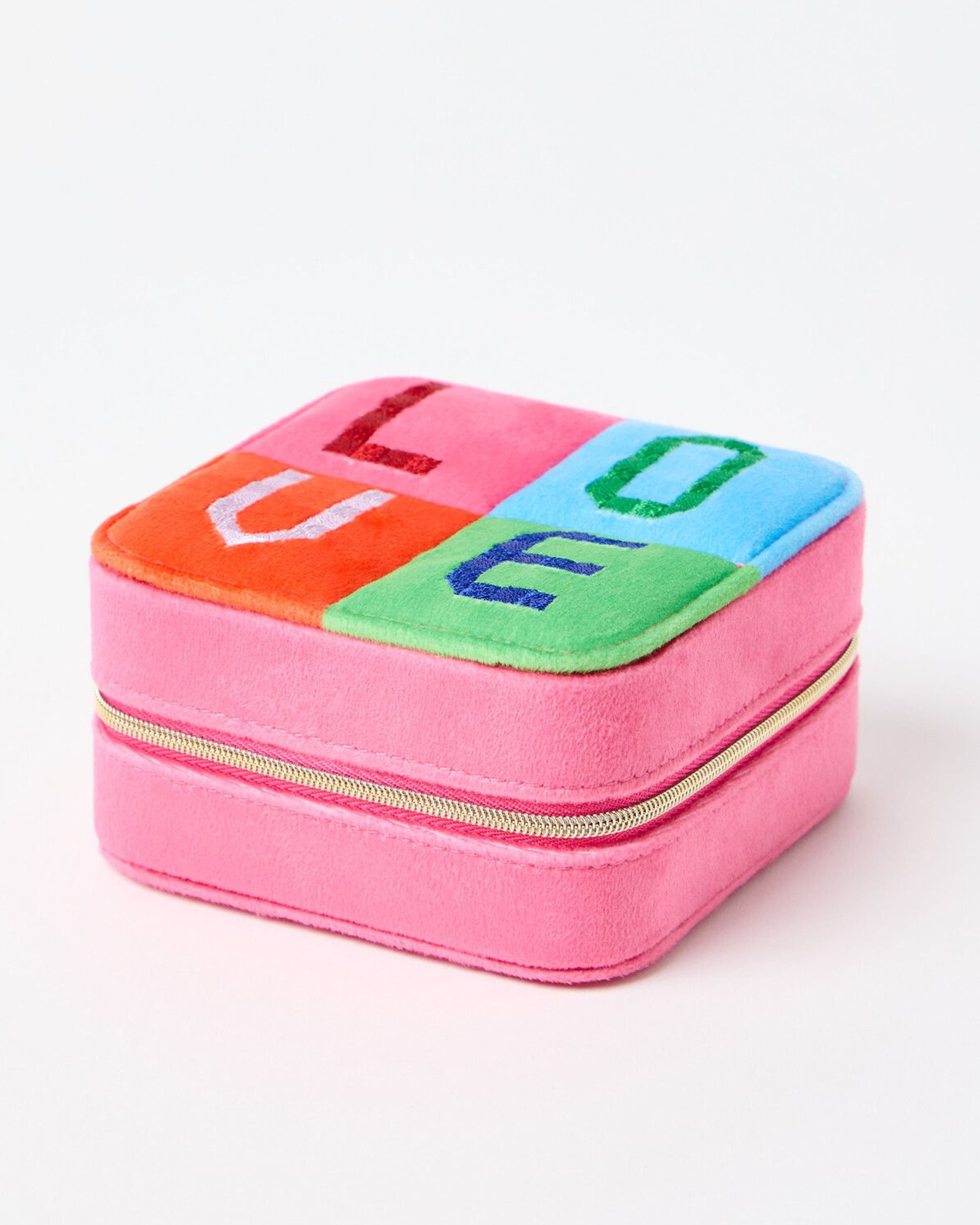 How to tie scarves | 8 ways to wear your scarf | Oliver Bonas