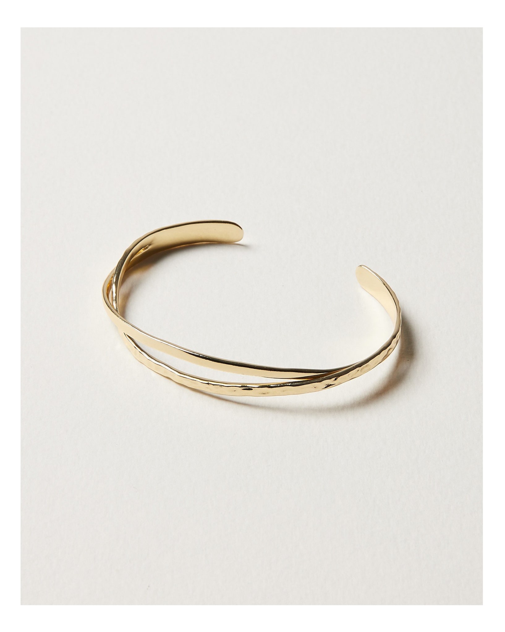 3 Ways to Style Gold & Silver Jewellery | Oliver Bonas