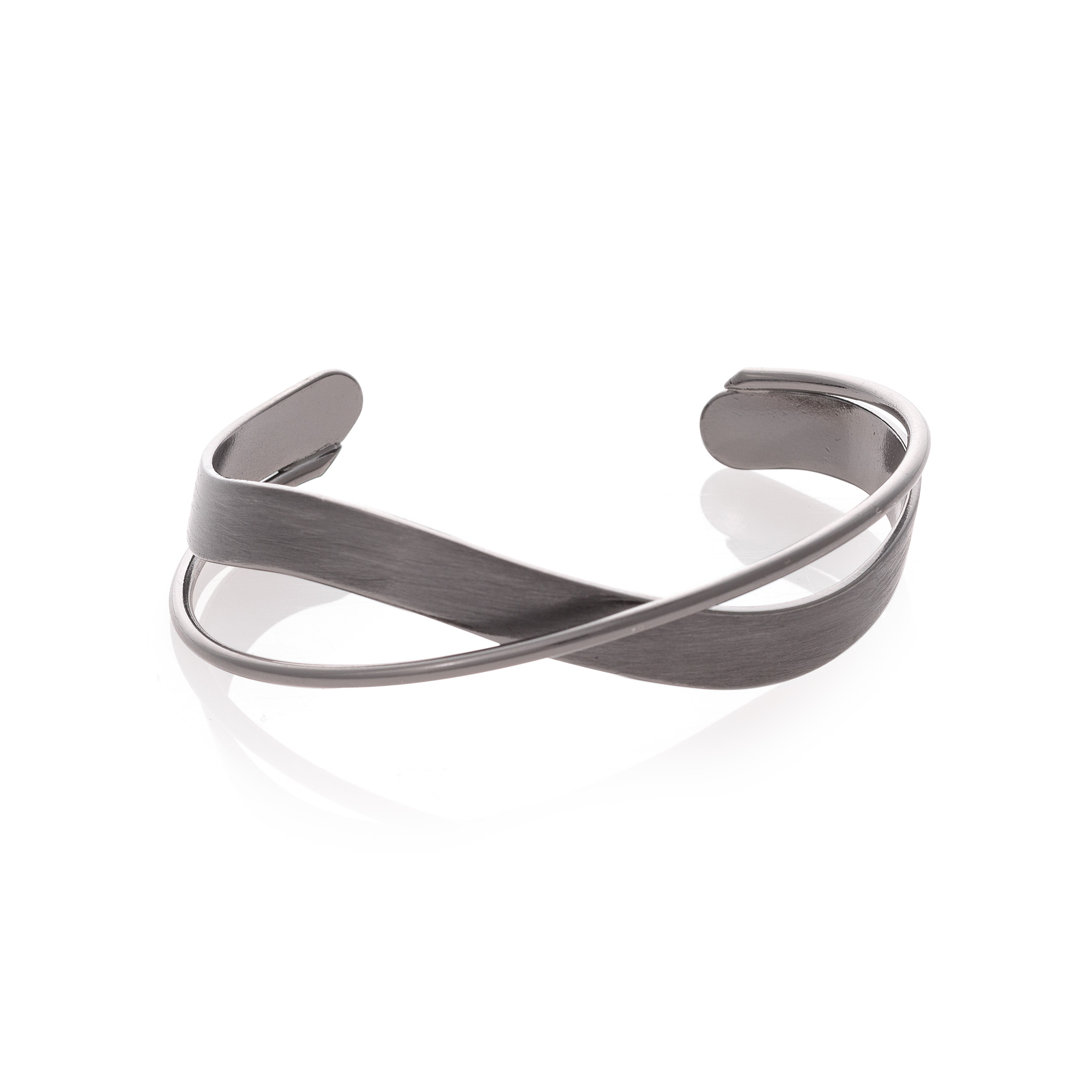 Agatha Twist Bangle | Oliver Bonas