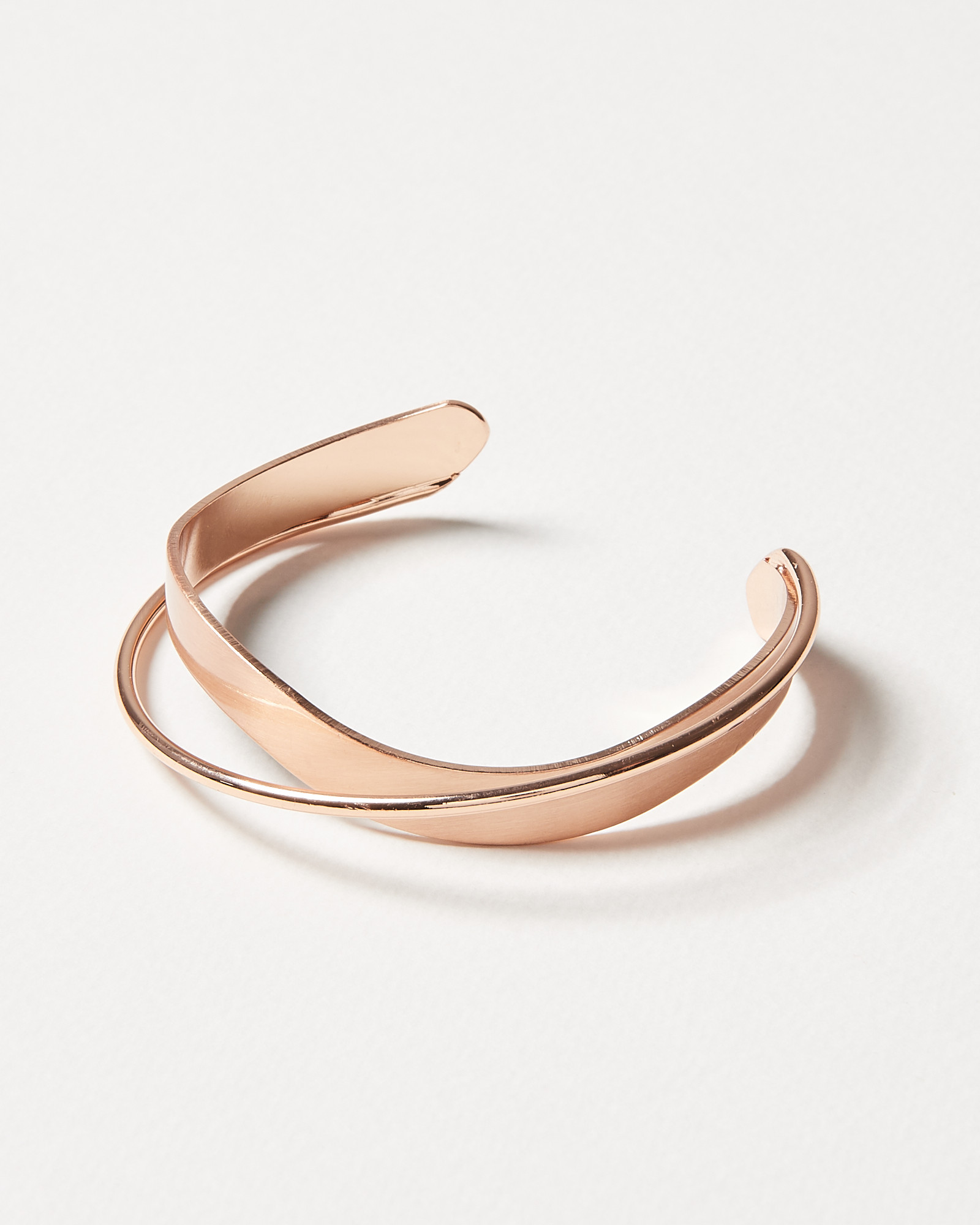 Agatha Twist Bangle | Oliver Bonas