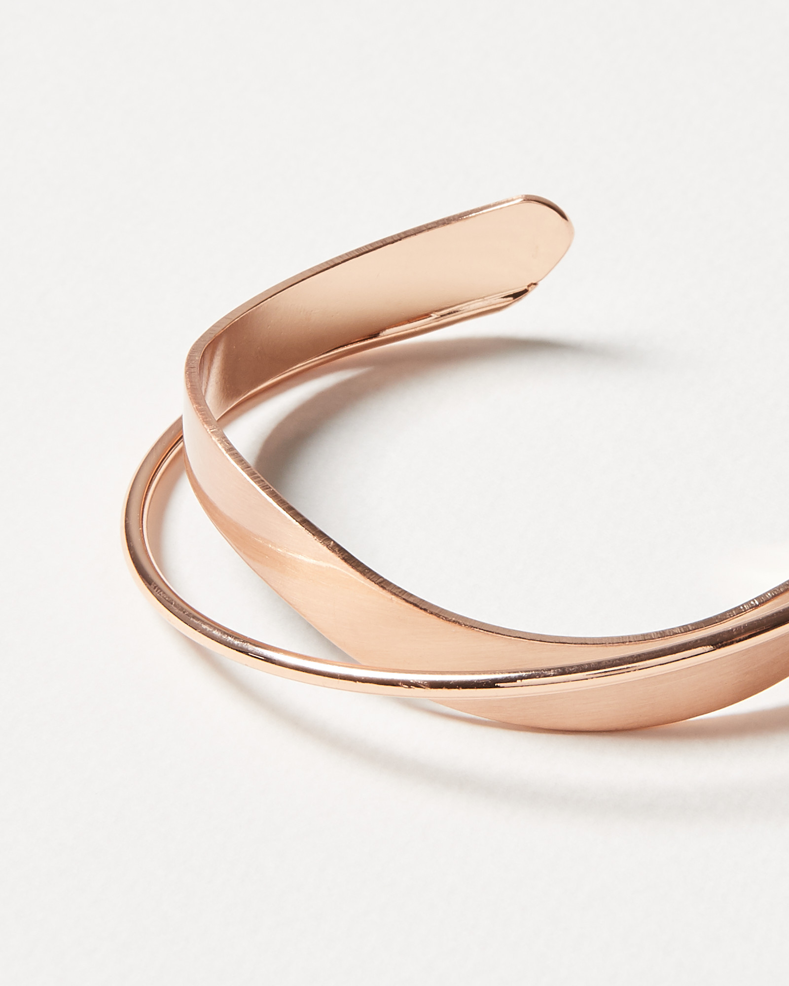 Agatha Twist Bangle | Oliver Bonas
