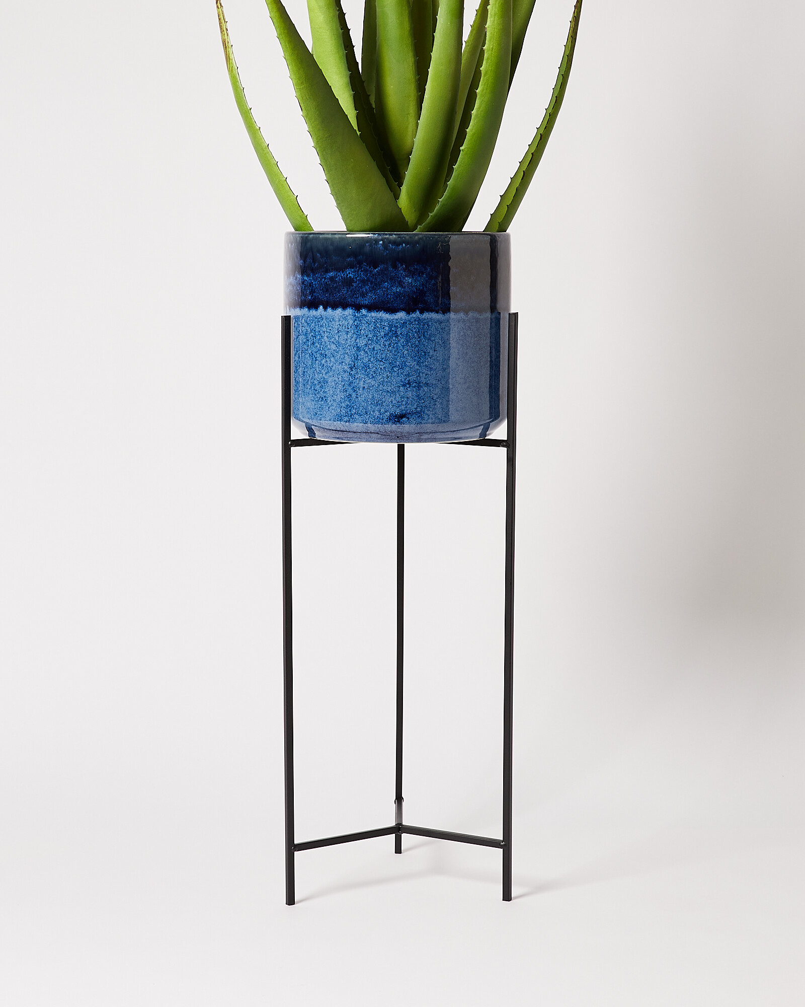 Abuo Ceramic Plant Pots & Stands | Oliver Bonas