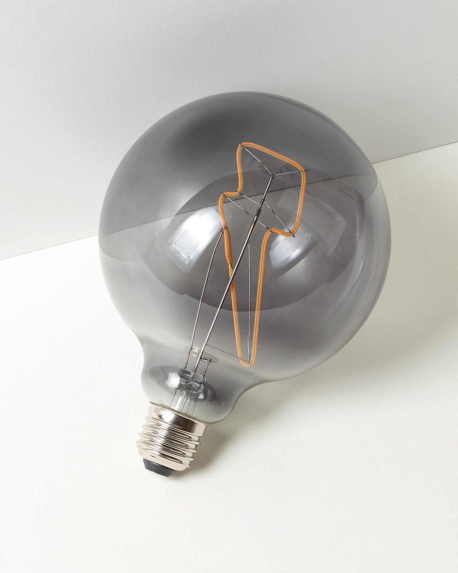 Tenki E27 90lm 2W Lightning Bolt LED Light Bulb | Oliver Bonas