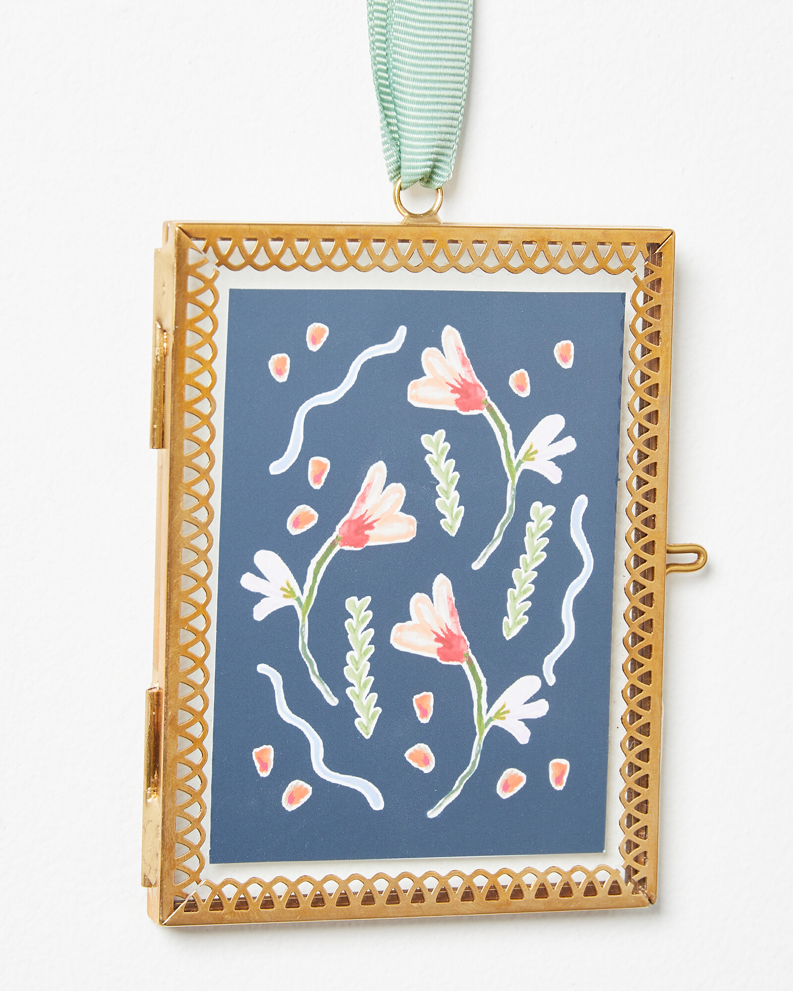 Lace Edge Gold Hanging Photo Frame 3x4" | Oliver Bonas