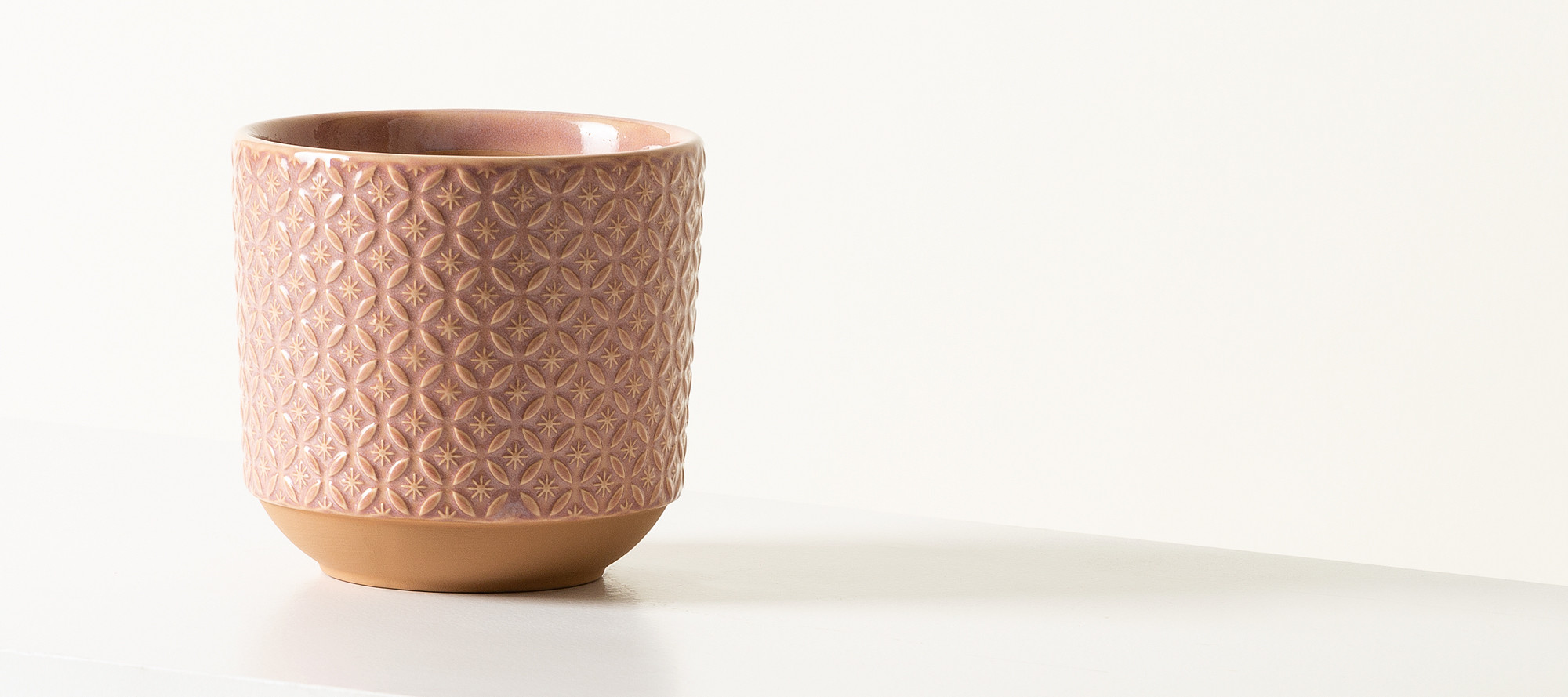 Modelo Geometric Ceramic Plant Pot Small | Oliver Bonas