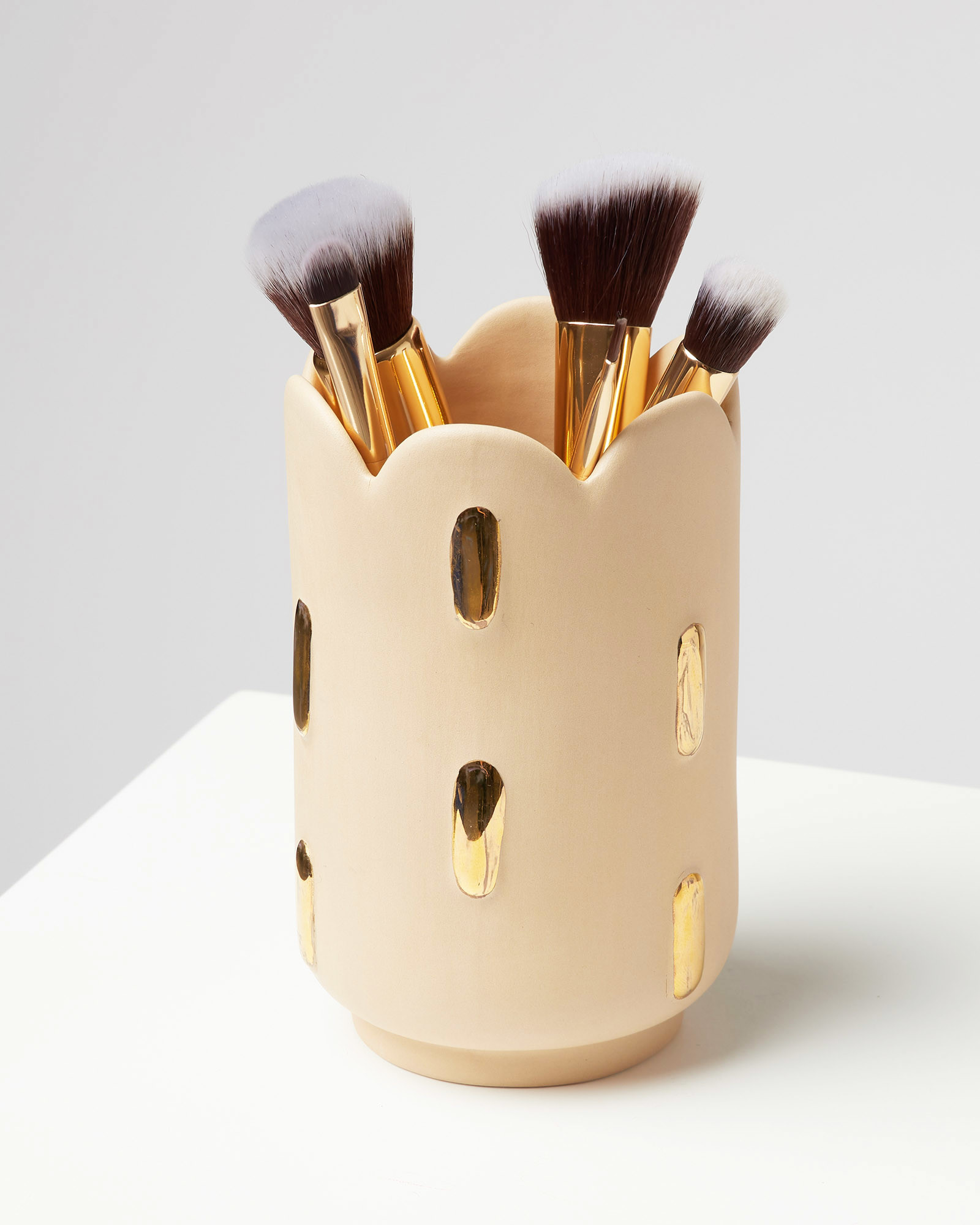 Cream & Gold Ceramic Makeup Brush Pot | Oliver Bonas