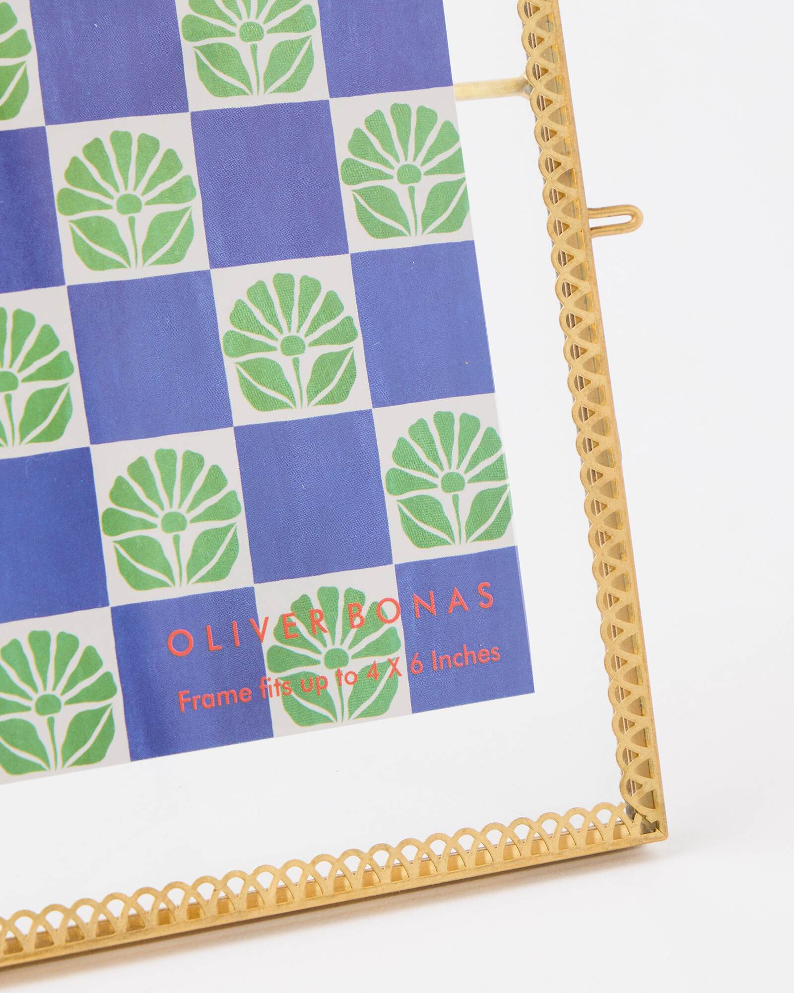 Lace Edge Gold Standing Portrait Photo Frame 6x4" | Oliver Bonas