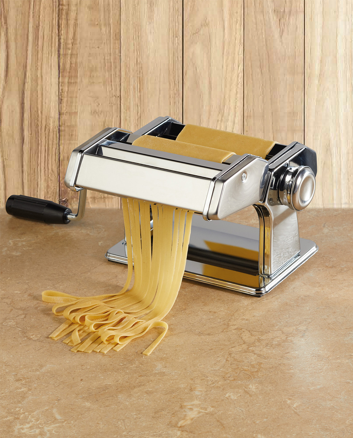 KitchenCraft Stainless Steel Pasta Machine | Oliver Bonas