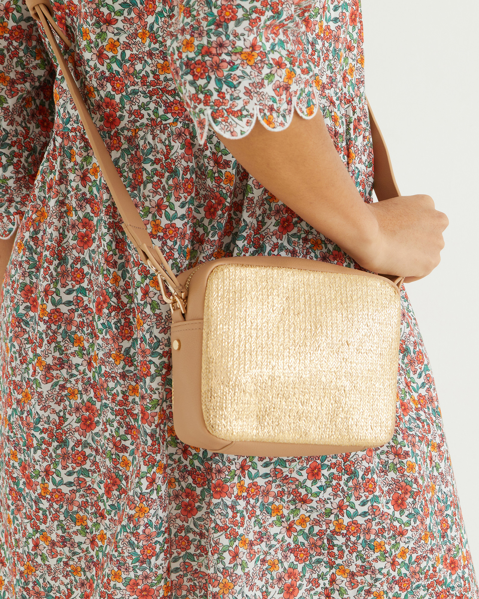 Golden Weave Camera Crossbody Bag | Oliver Bonas
