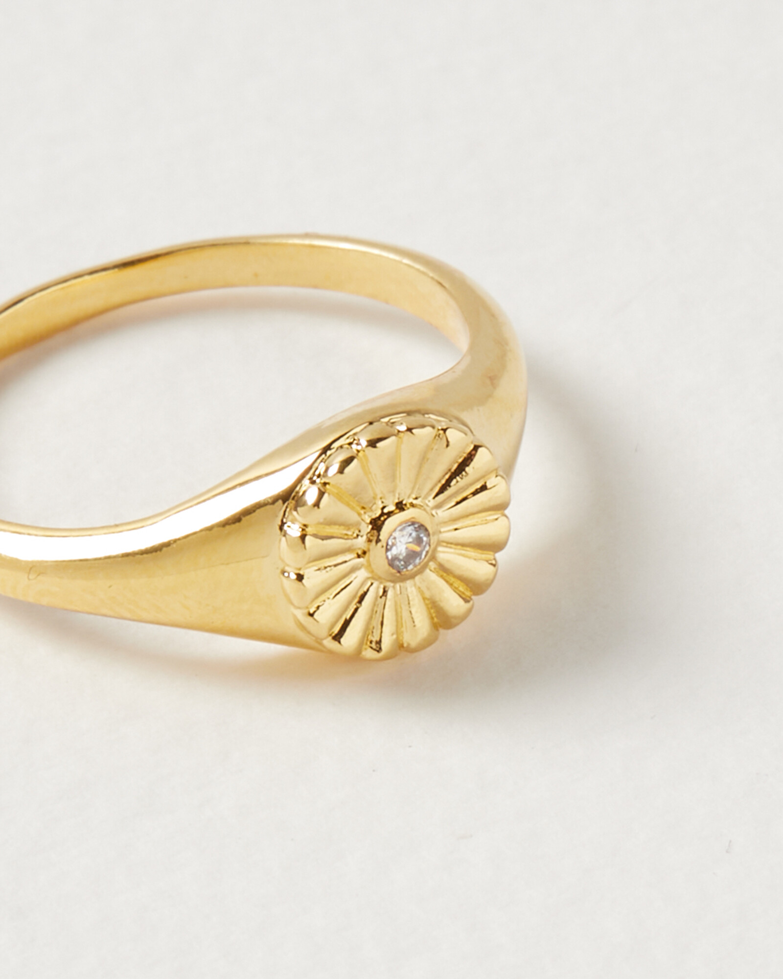 Daphne Daisy & Stone Gold Plated Signet Ring | Oliver Bonas