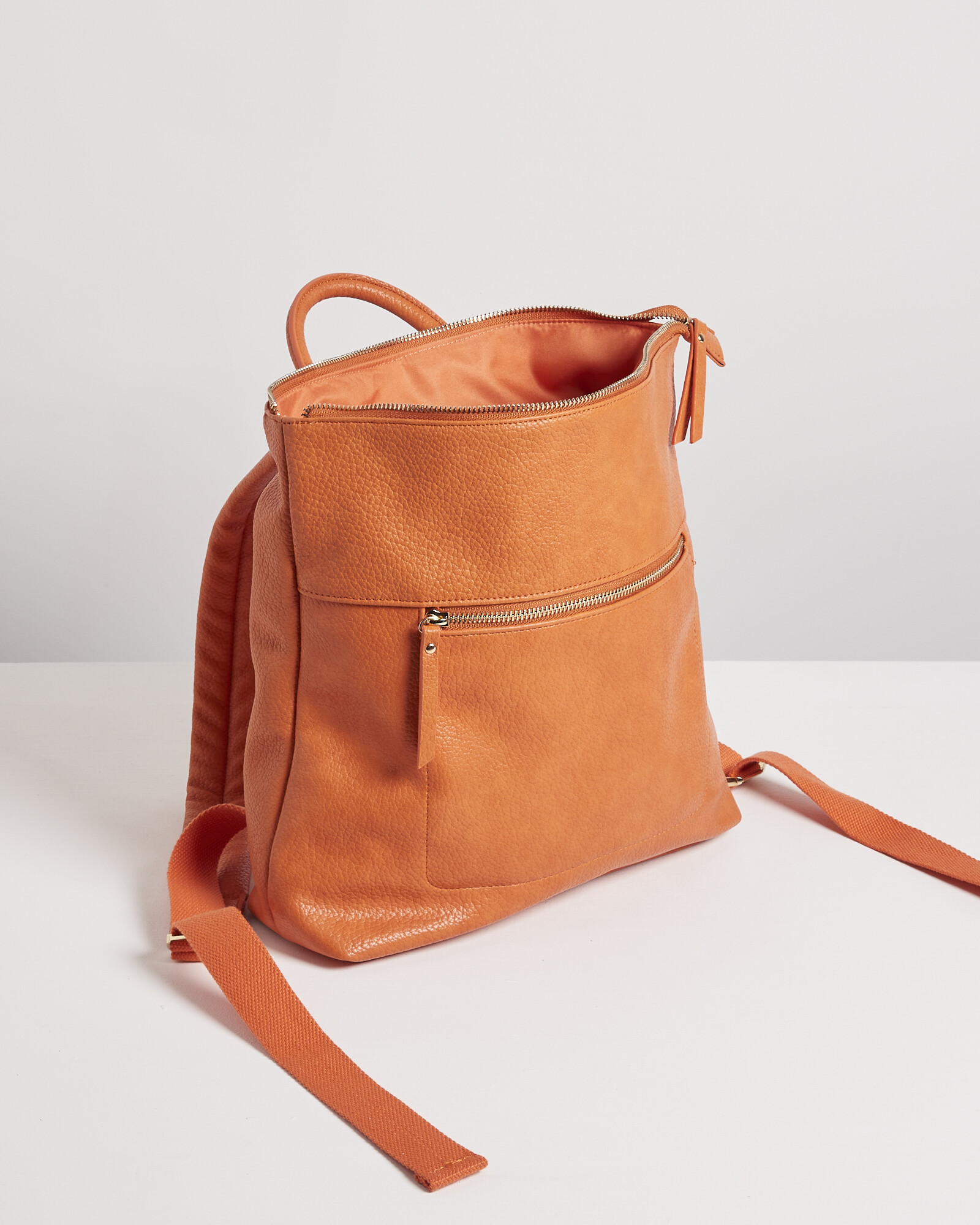 Alfa Sac Orange Backpack Medium | Oliver Bonas