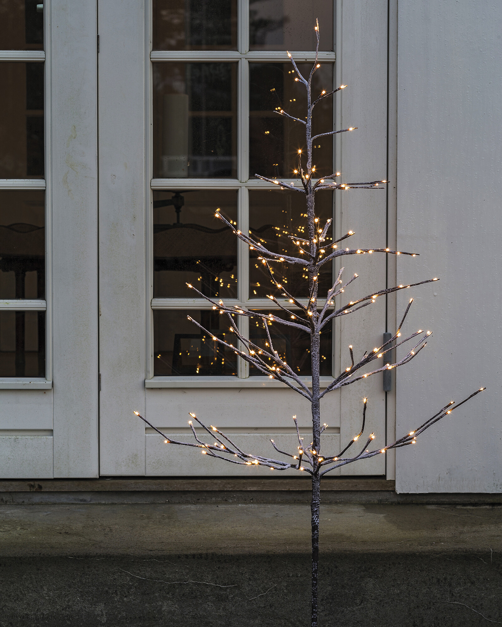 160 LED Lit Tree | Oliver Bonas