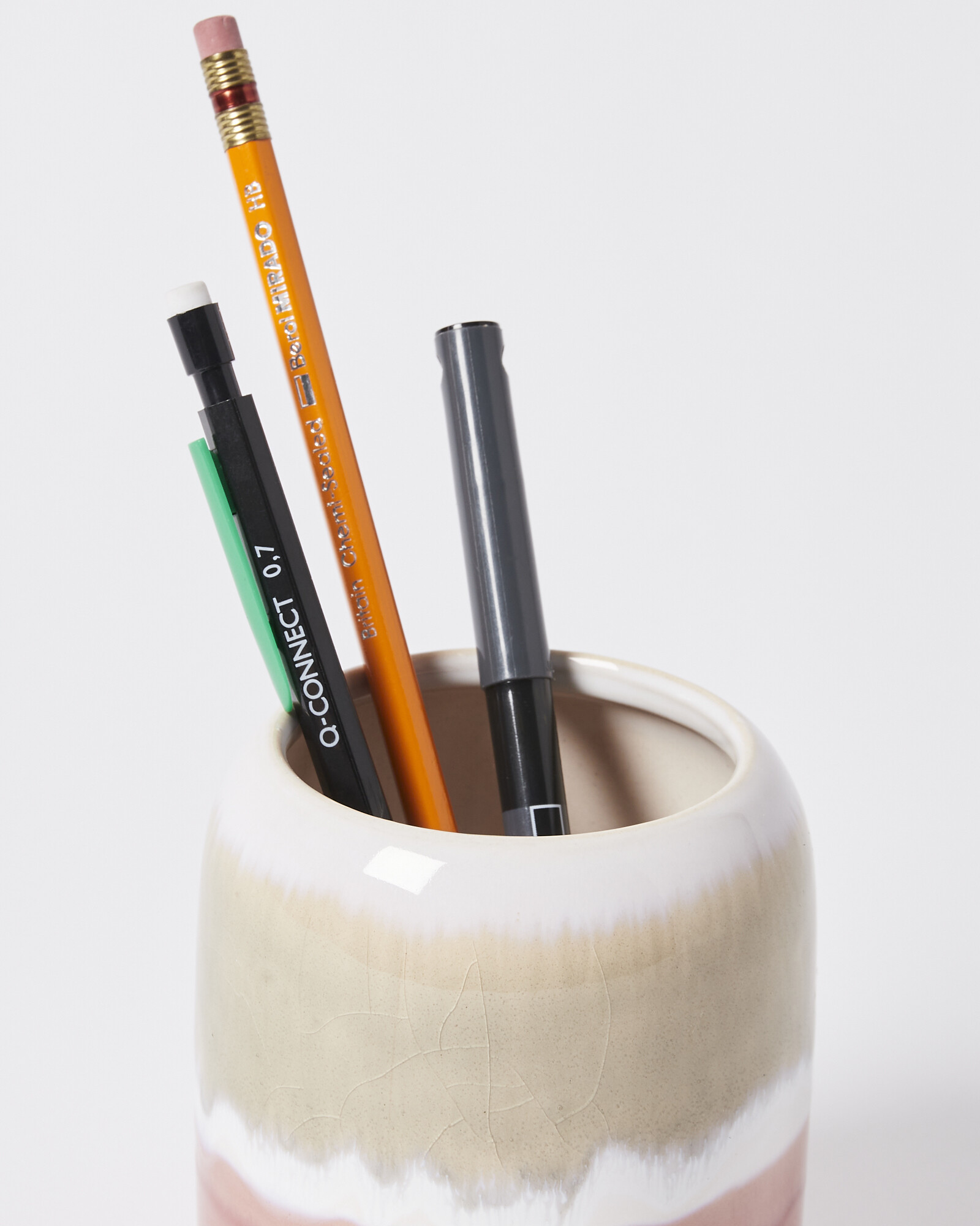 Ebel Pink Ceramic Pen Pot | Oliver Bonas