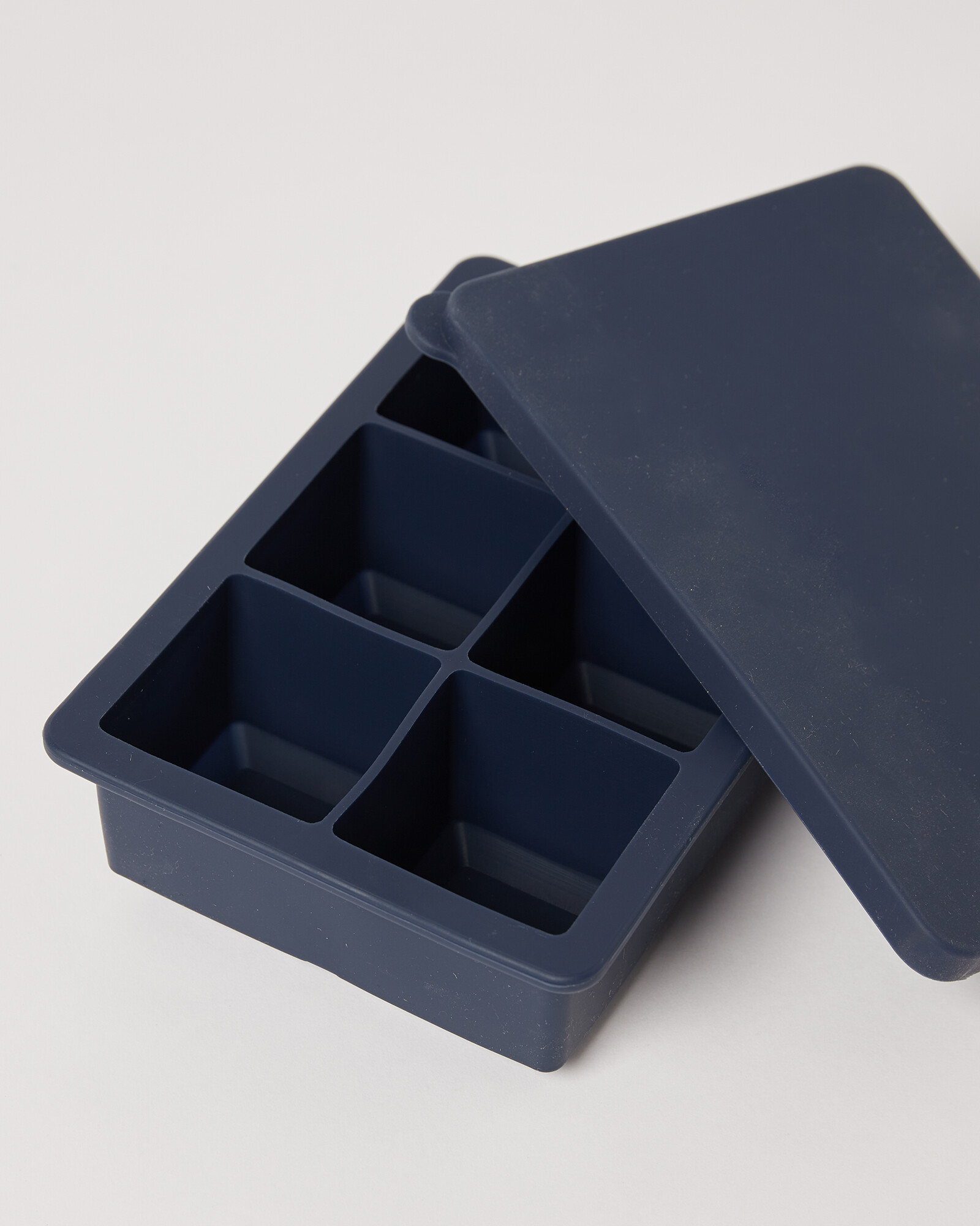 Giant Ice Cube Tray | Oliver Bonas