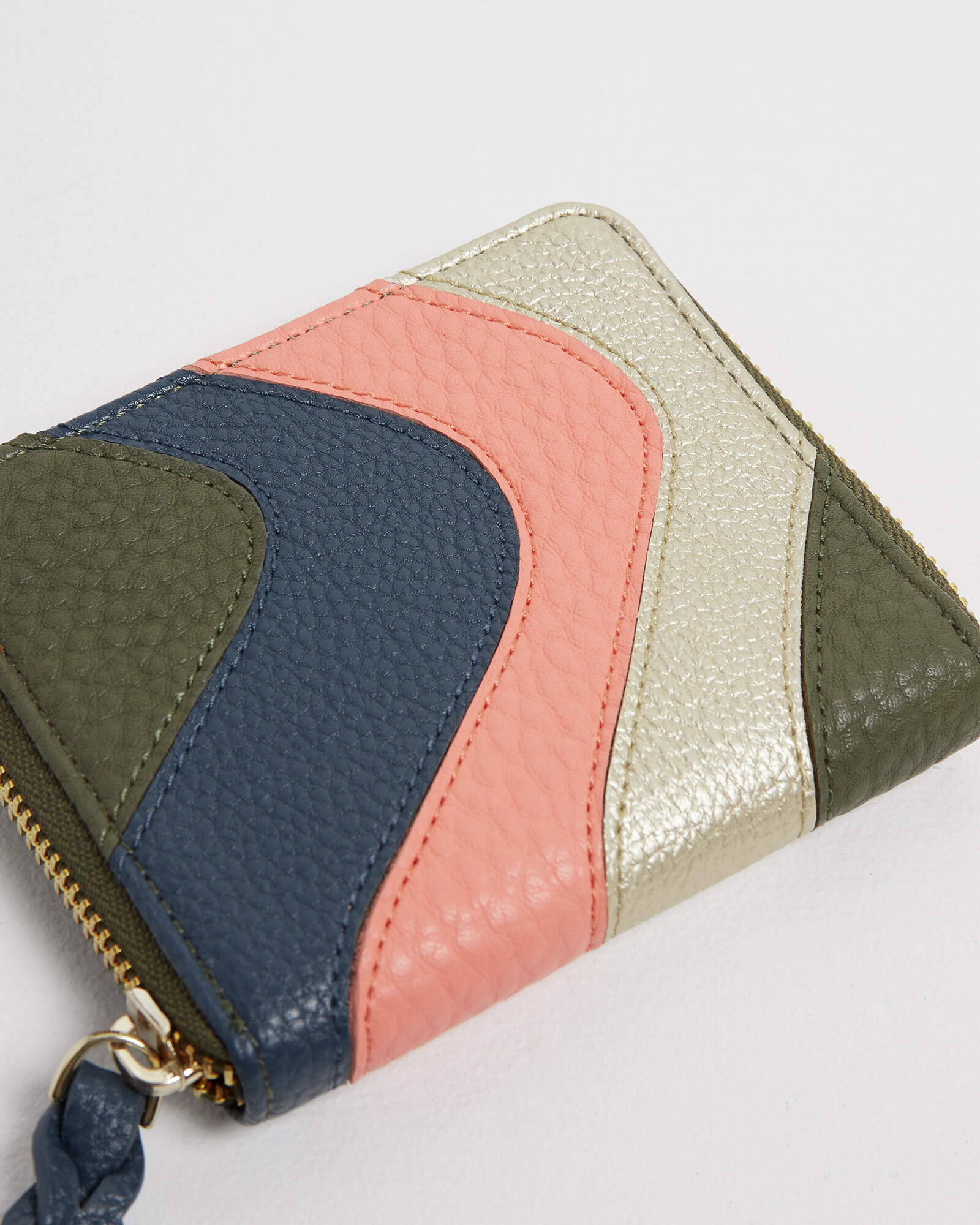 Curved Swirl Khaki Green Zipped Purse | Oliver Bonas