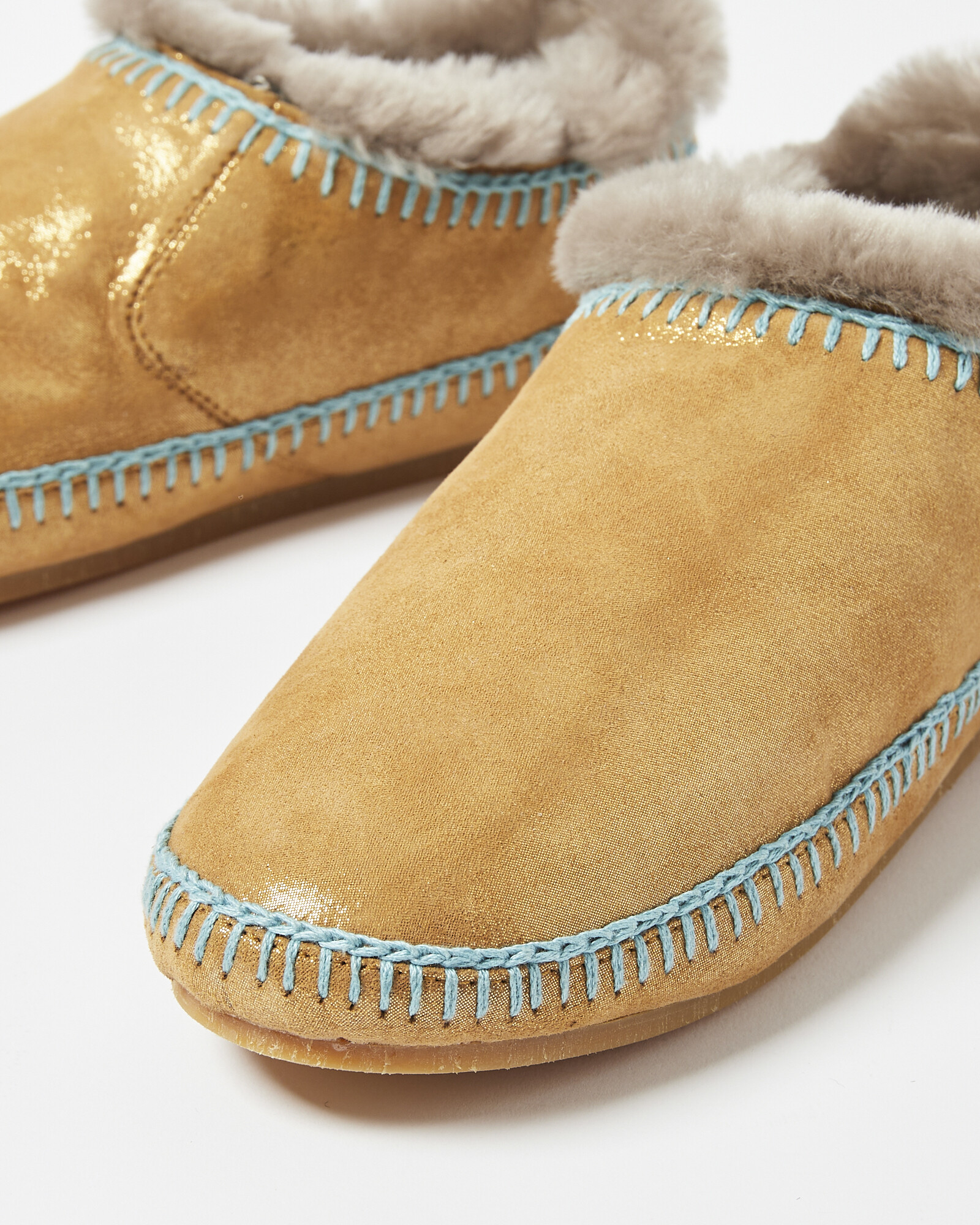 Laidback London Fuyu Shimmer Gold Leather Slippers | Oliver Bonas