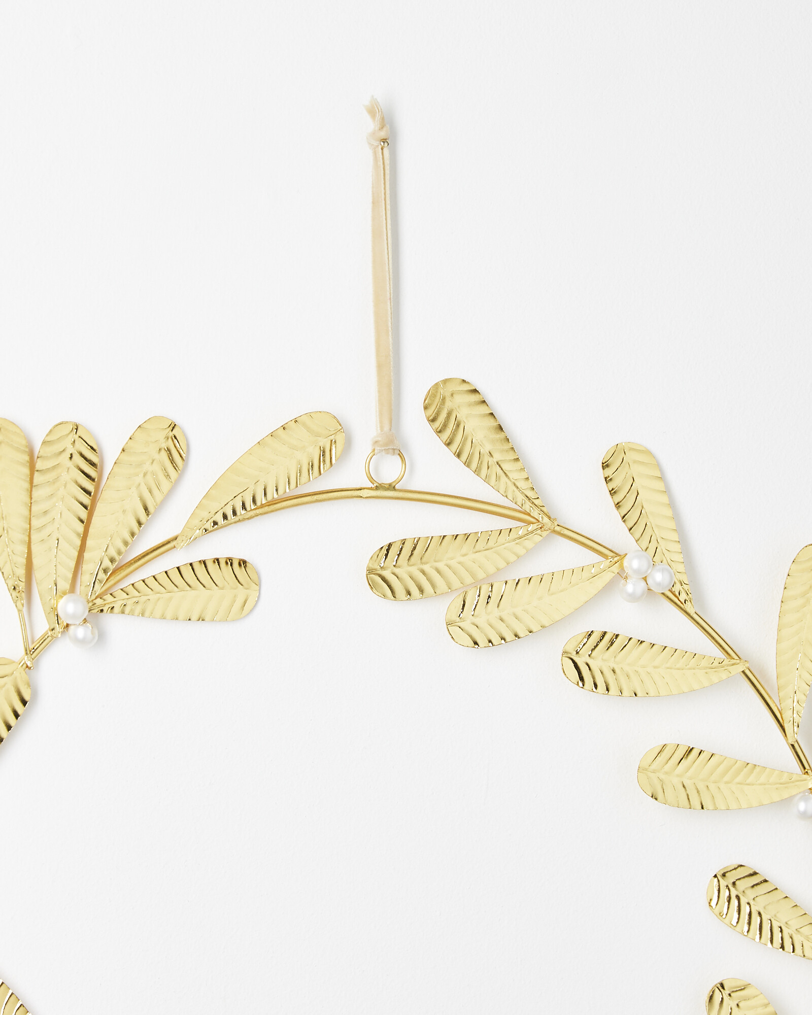 Gold Metal Mistletoe Wreath | Oliver Bonas