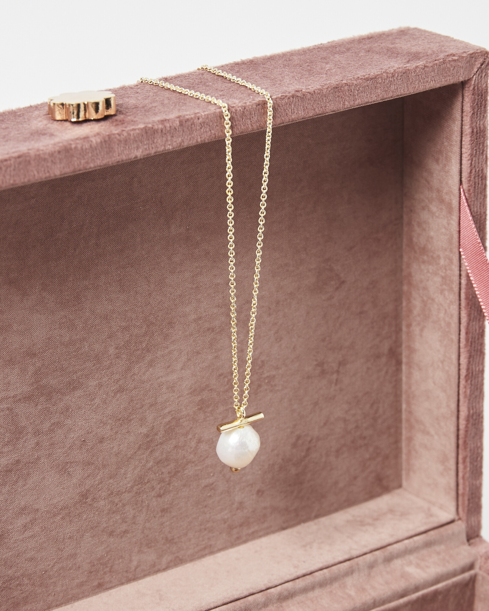 Trinity Pink Velvet Jewellery Box Medium | Oliver Bonas