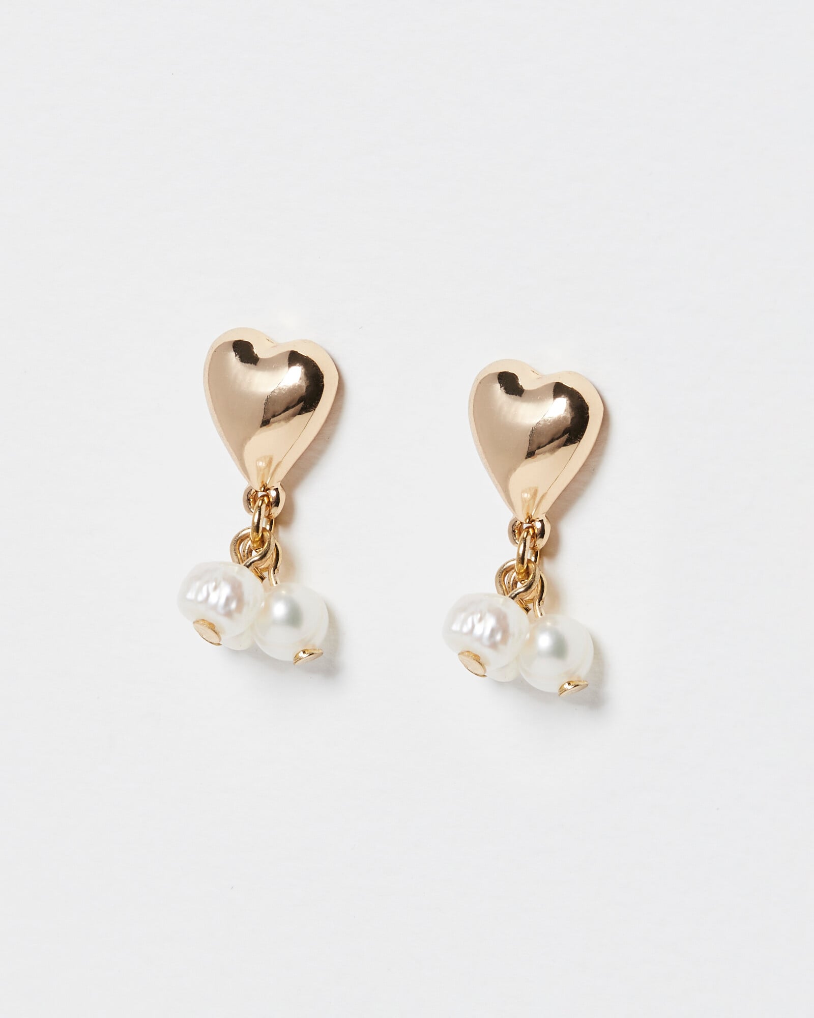 Esme Mini Gold Heart With Pearl Cluster Drop Earrings | Oliver Bonas