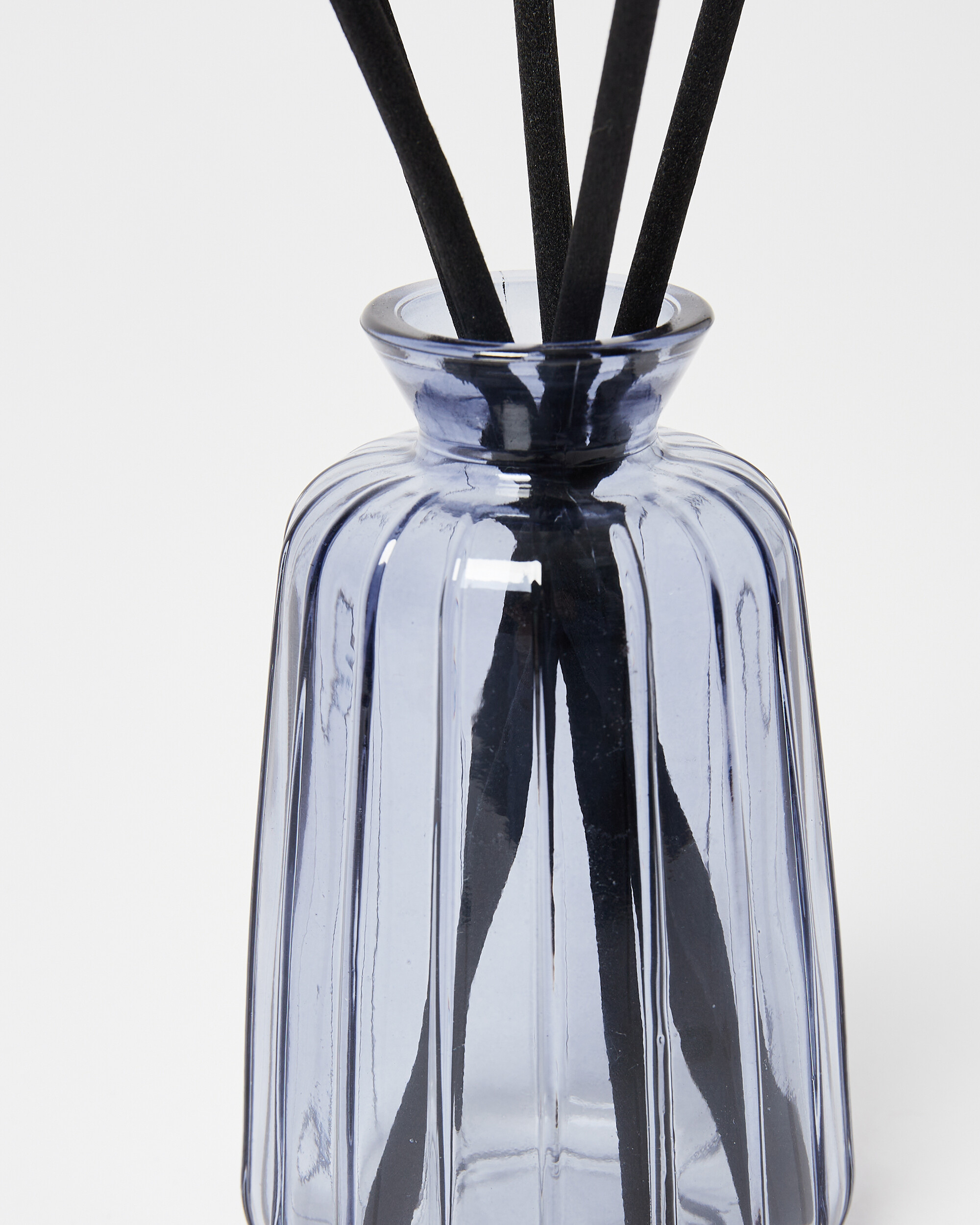 Ren Blue Diffuser Vase | Oliver Bonas
