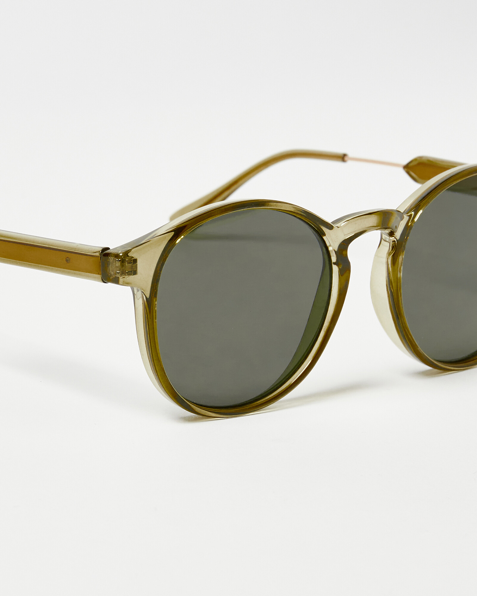 Preppy Metal Arm Green Round Sunglasses | Oliver Bonas