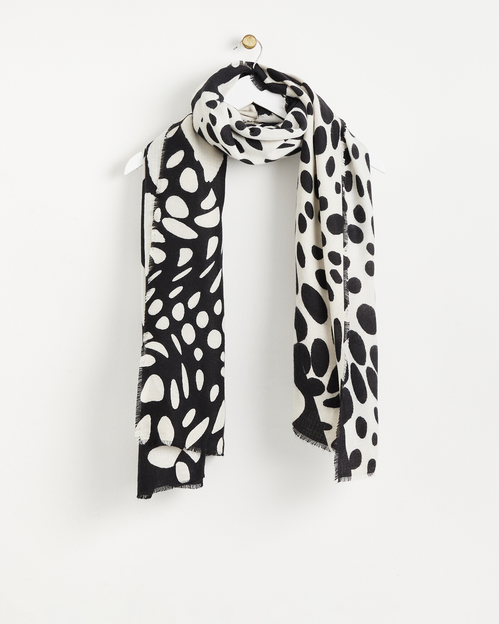 Animal Black & White Midweight Scarf | Oliver Bonas