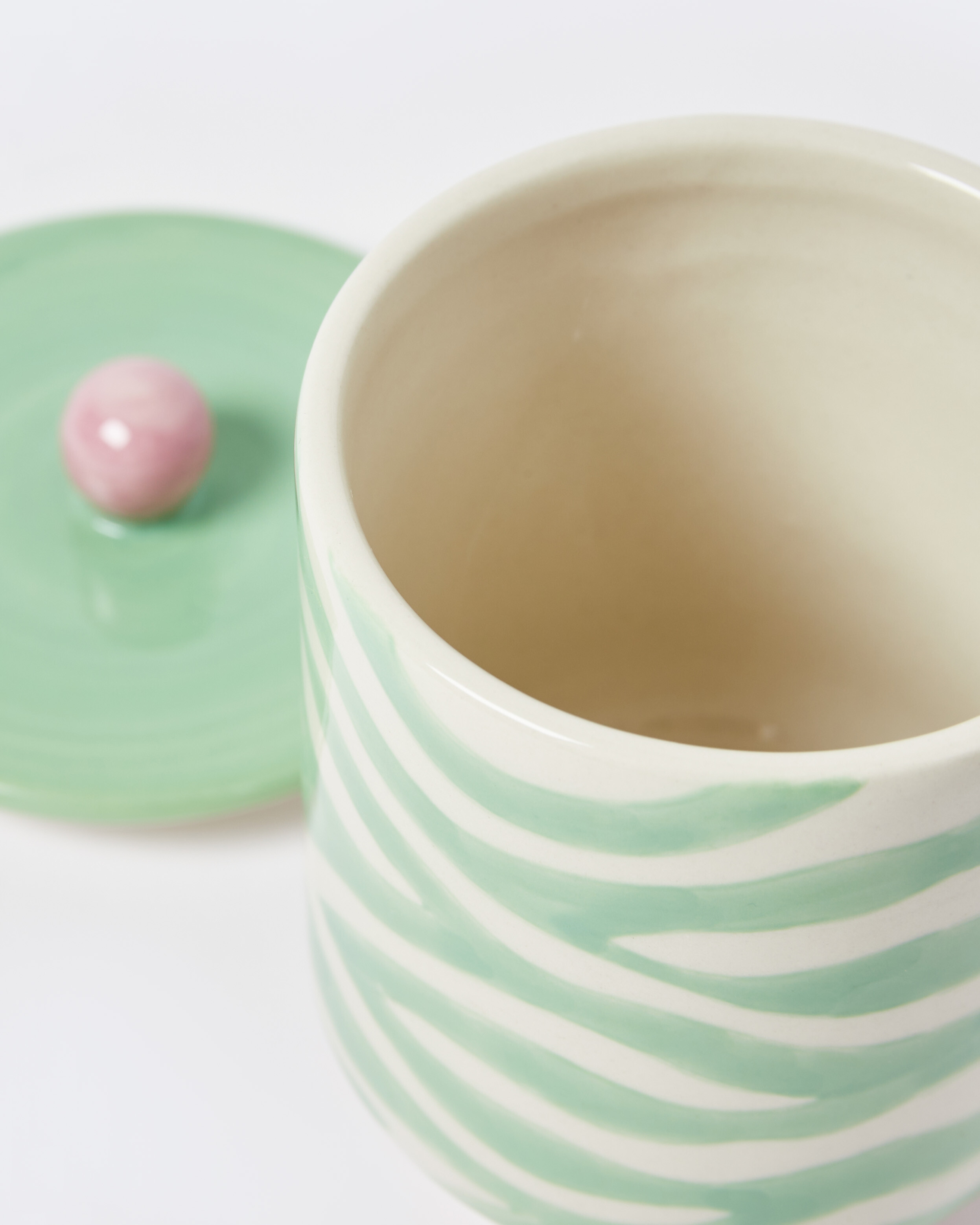 Ria Green Ceramic Bathroom Pot | Oliver Bonas