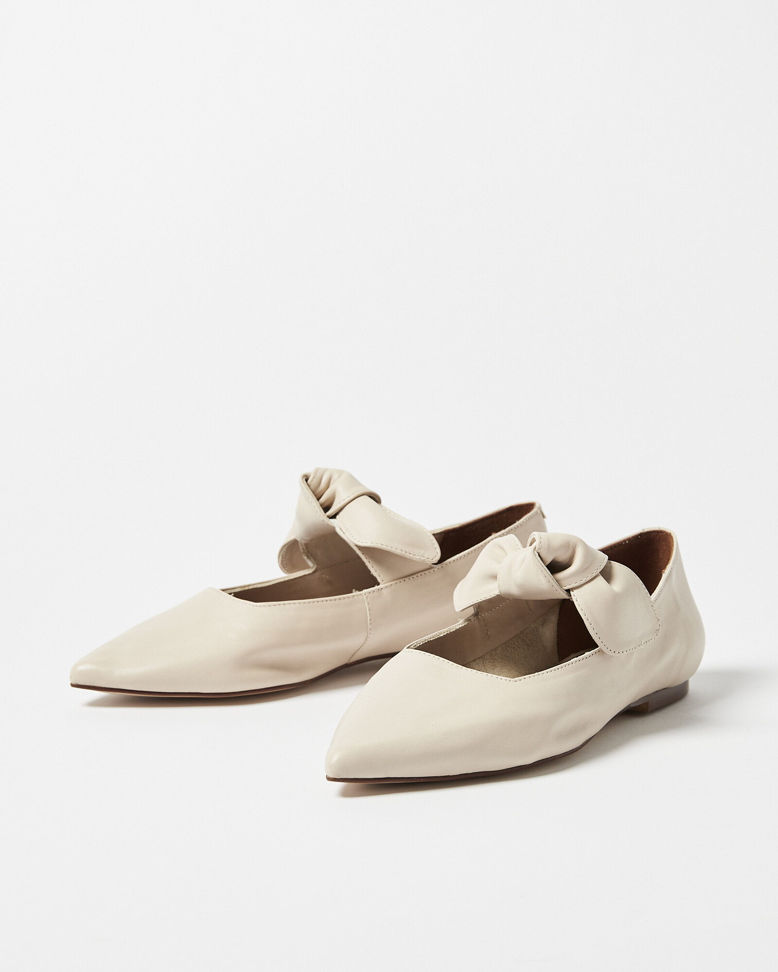 Alohas Fossil Black Leather Ballet Flats | Oliver Bonas