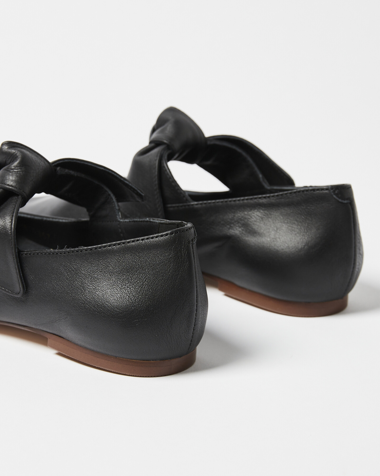 Alohas Fossil Black Leather Ballet Flats | Oliver Bonas