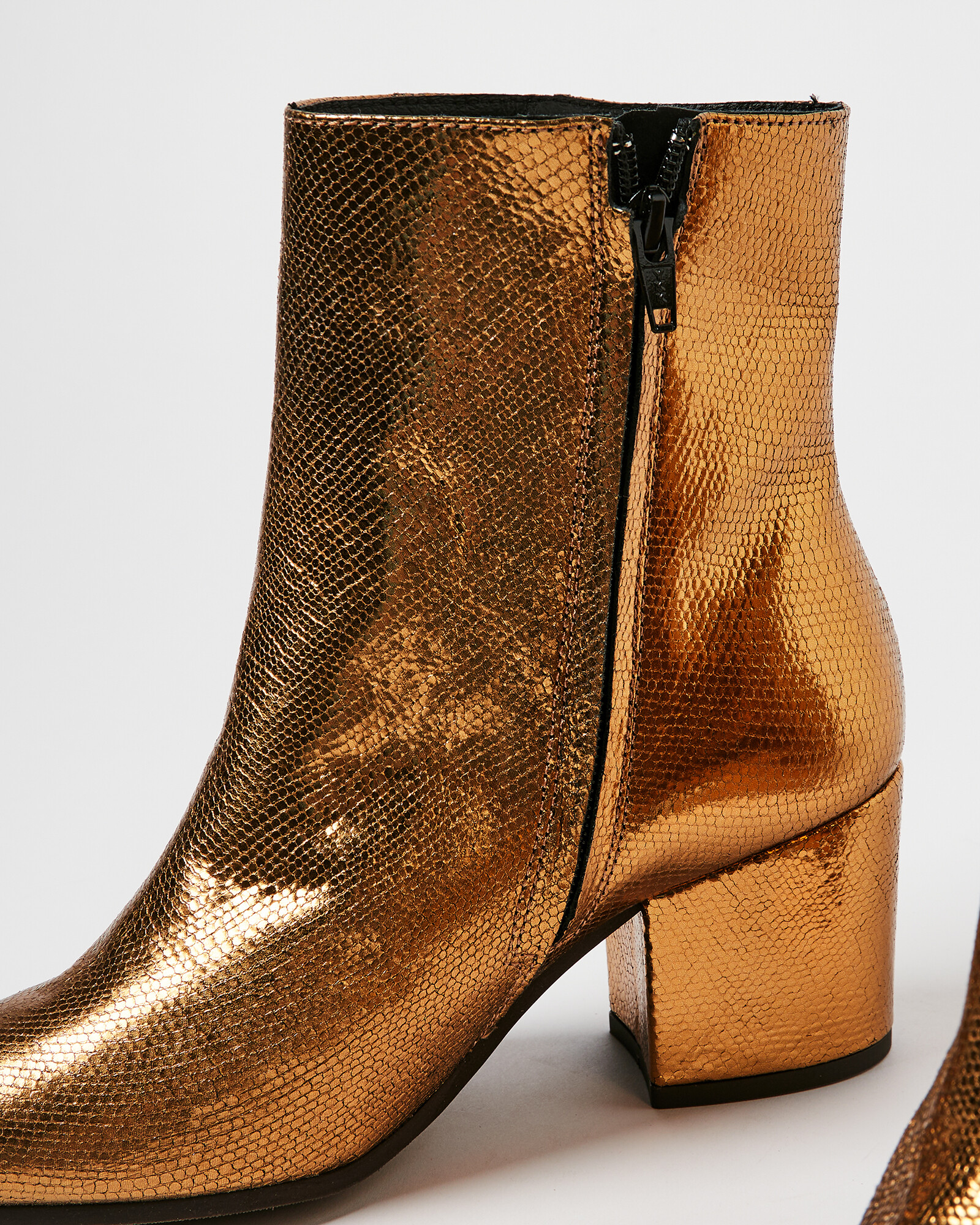 Esska Rasa Dark Gold Leather Heeled Boots | Oliver Bonas
