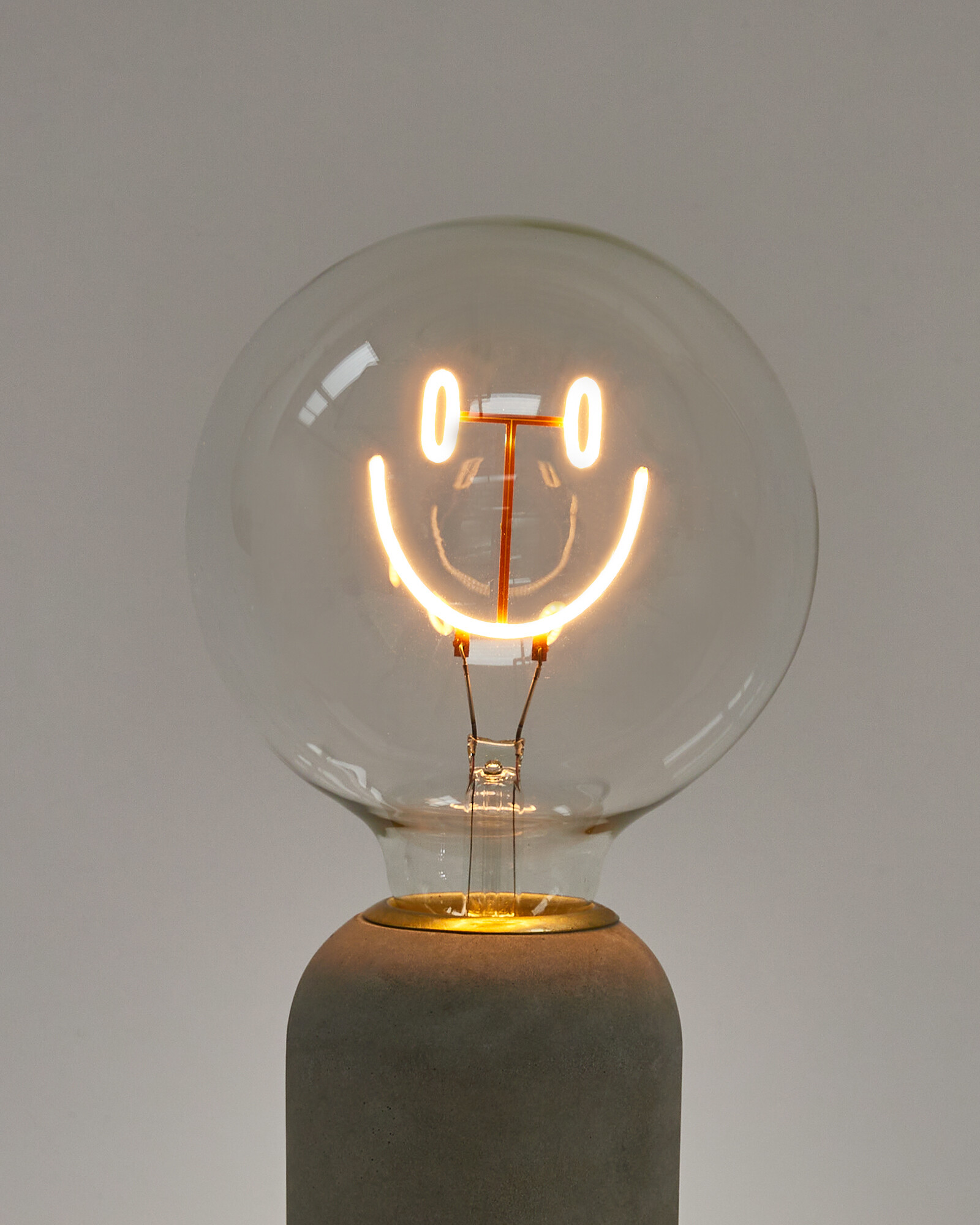 Yellow Happy Face E27 2W LED Light Bulb | Oliver Bonas