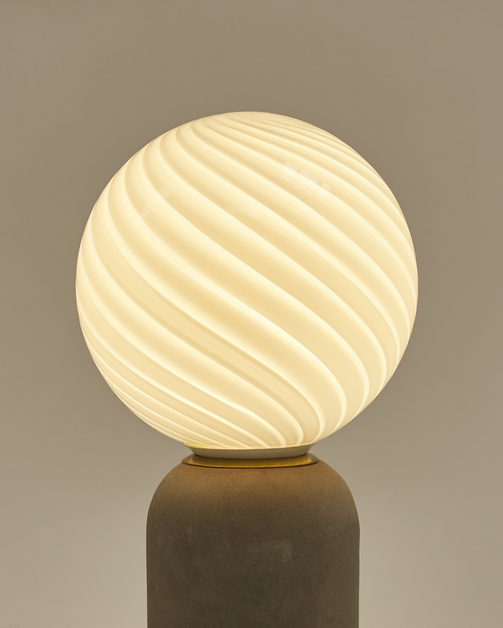 Swirl White Glass E27 300lm LED Light Bulb | Oliver Bonas