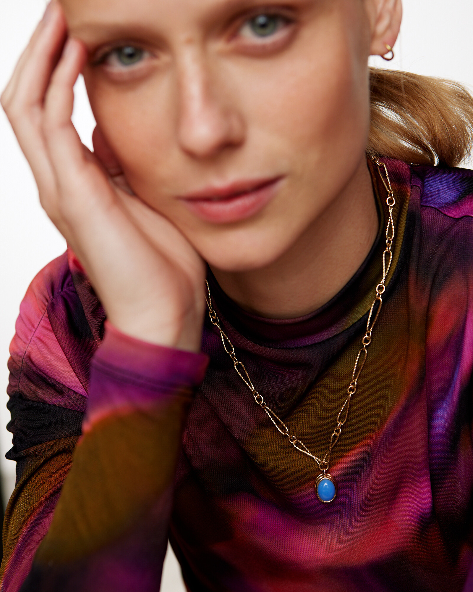 Layla Blue Oval Pendant Necklace | Oliver Bonas