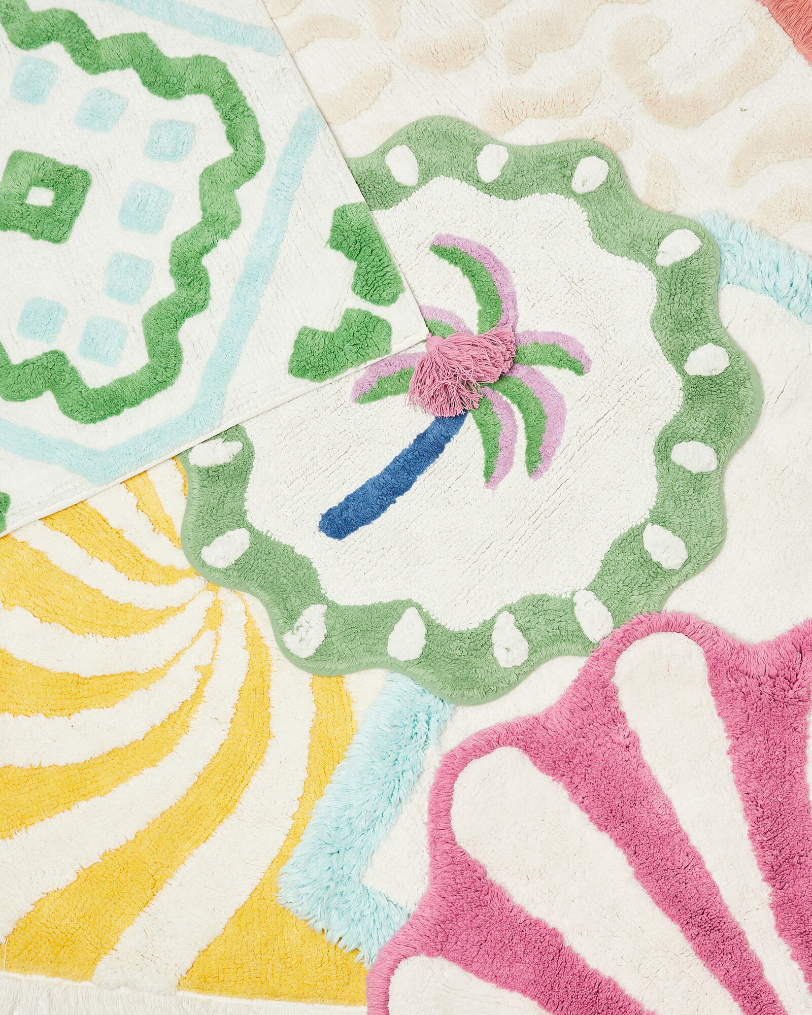 Shell Pink & White Tufted Bathmat | Oliver Bonas