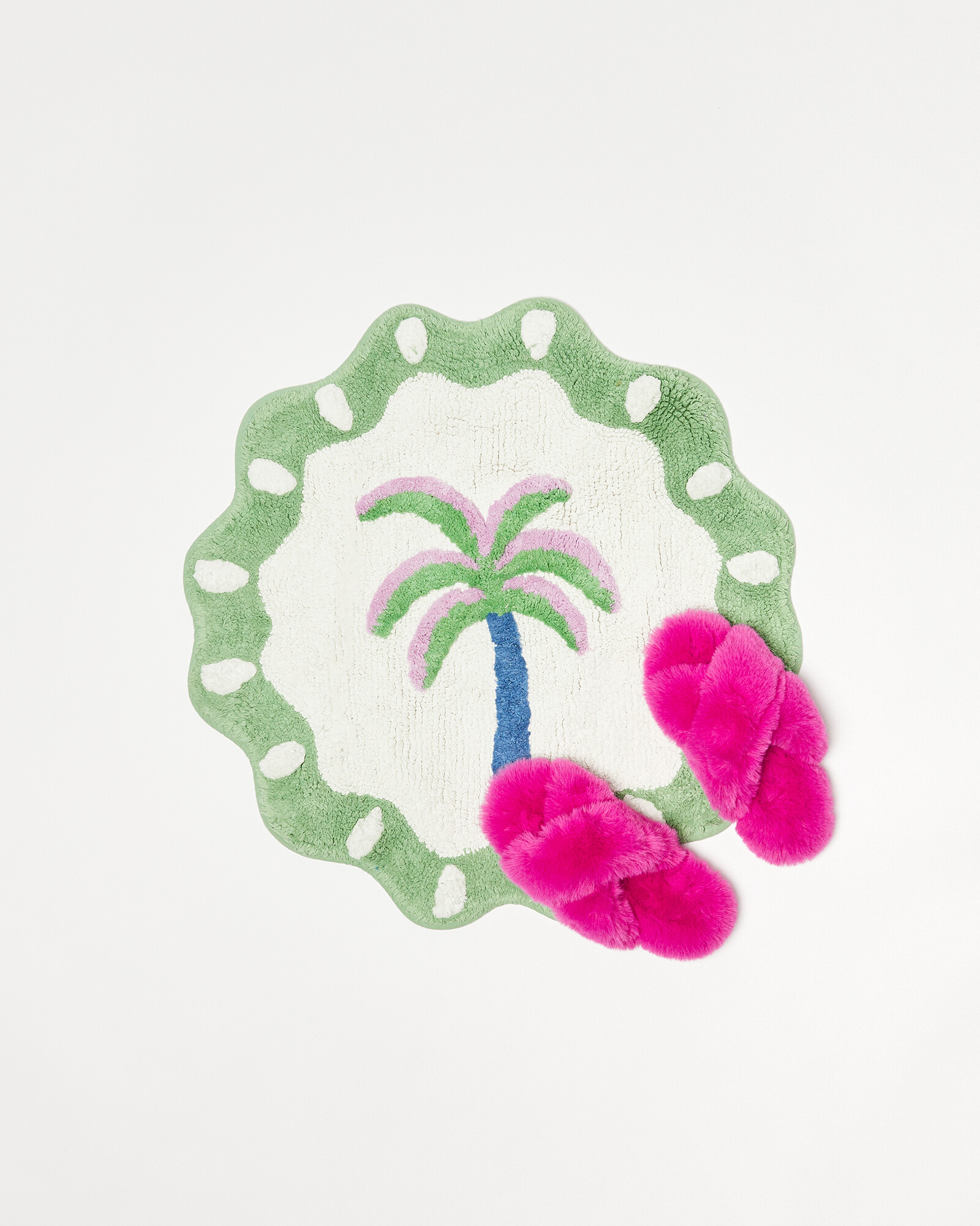 Palm Tree Green Round Scallop Bath Mat | Oliver Bonas