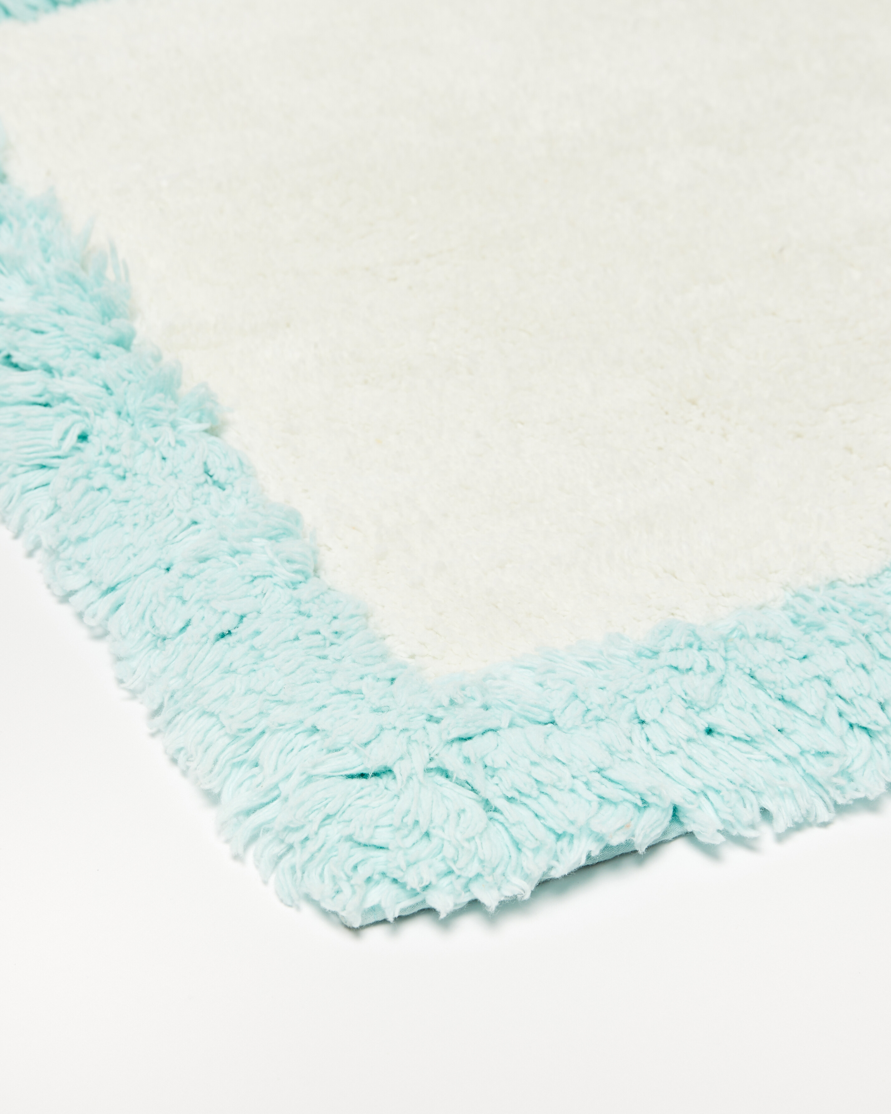 Bordered Blue & White Tufted Bathmat | Oliver Bonas