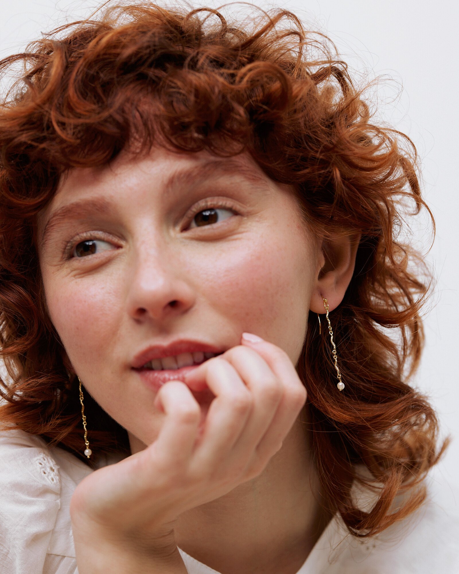 Nixie Freshwater Pearl Wavy Gold Plated Chain Earrings | Oliver Bonas