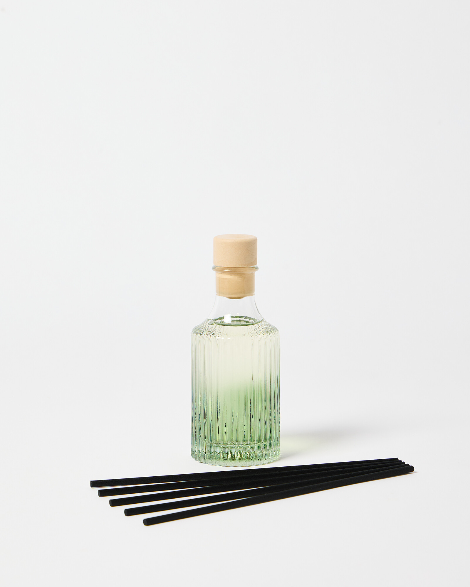 Nora Relax Jasmine & Cedarwood Reed Diffuser | Oliver Bonas