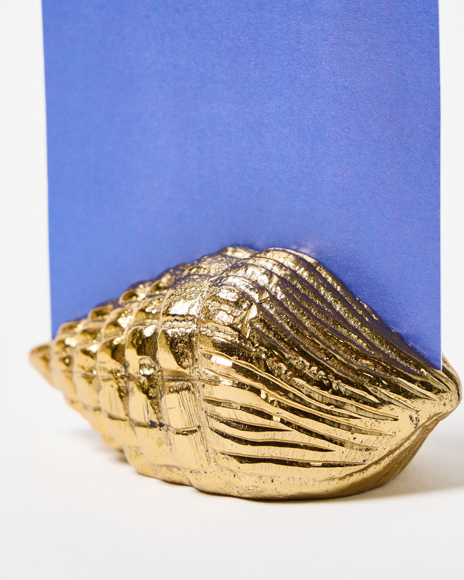 Shell Gold Metal Photo Holder | Oliver Bonas