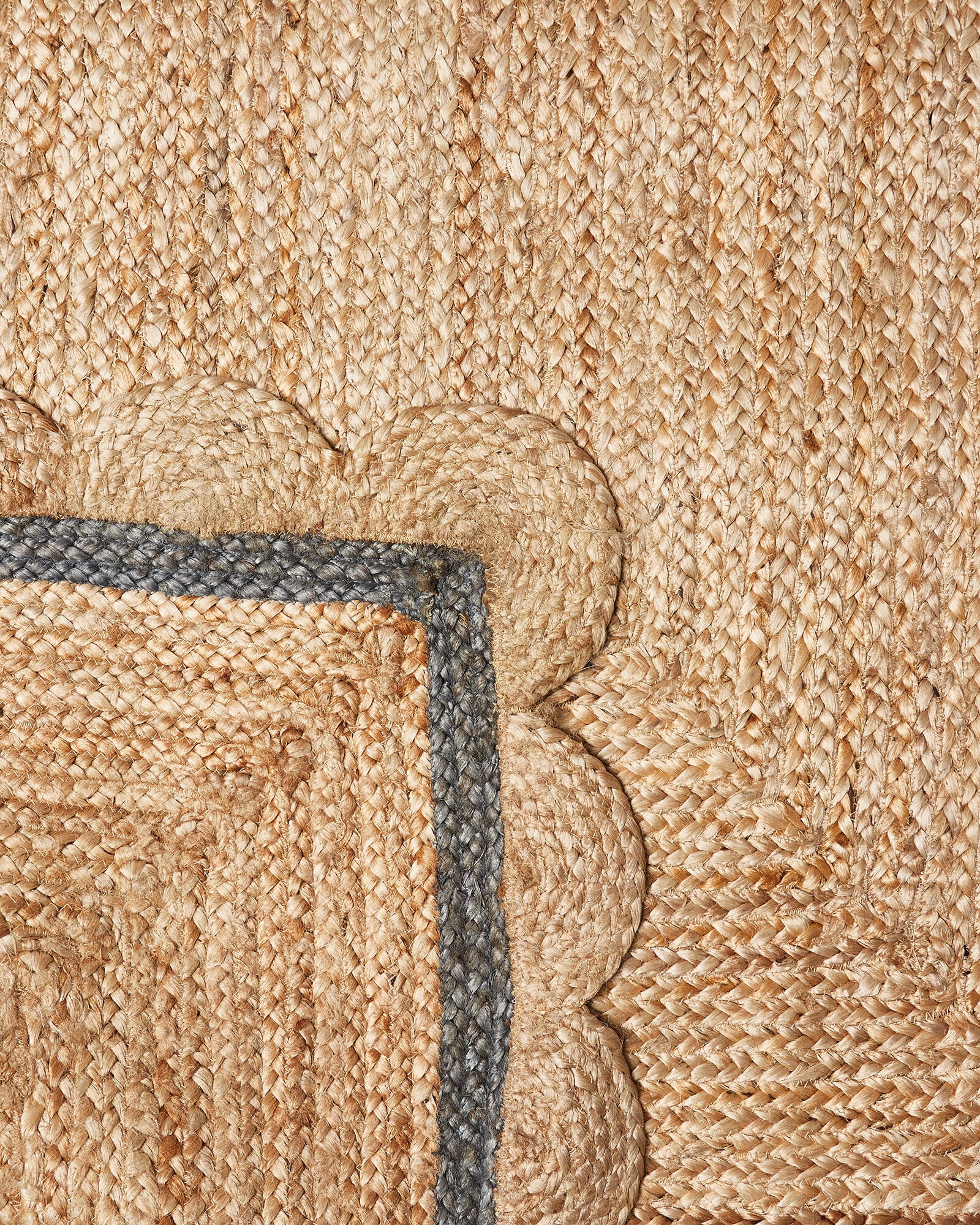 Scalloped Jute Grey Border Rug 200x140cm | Oliver Bonas