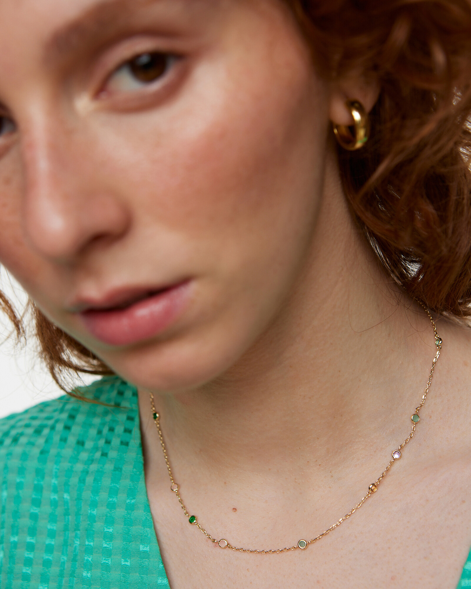 Maddie Glass Circular Stones Gold Tone Chain Necklace | Oliver Bonas